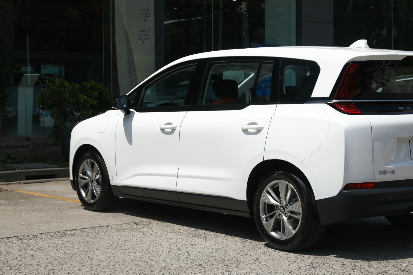 【奔腾NATPRO 425km 舒享出行版外观细节图片-汽车图片大全】-易车