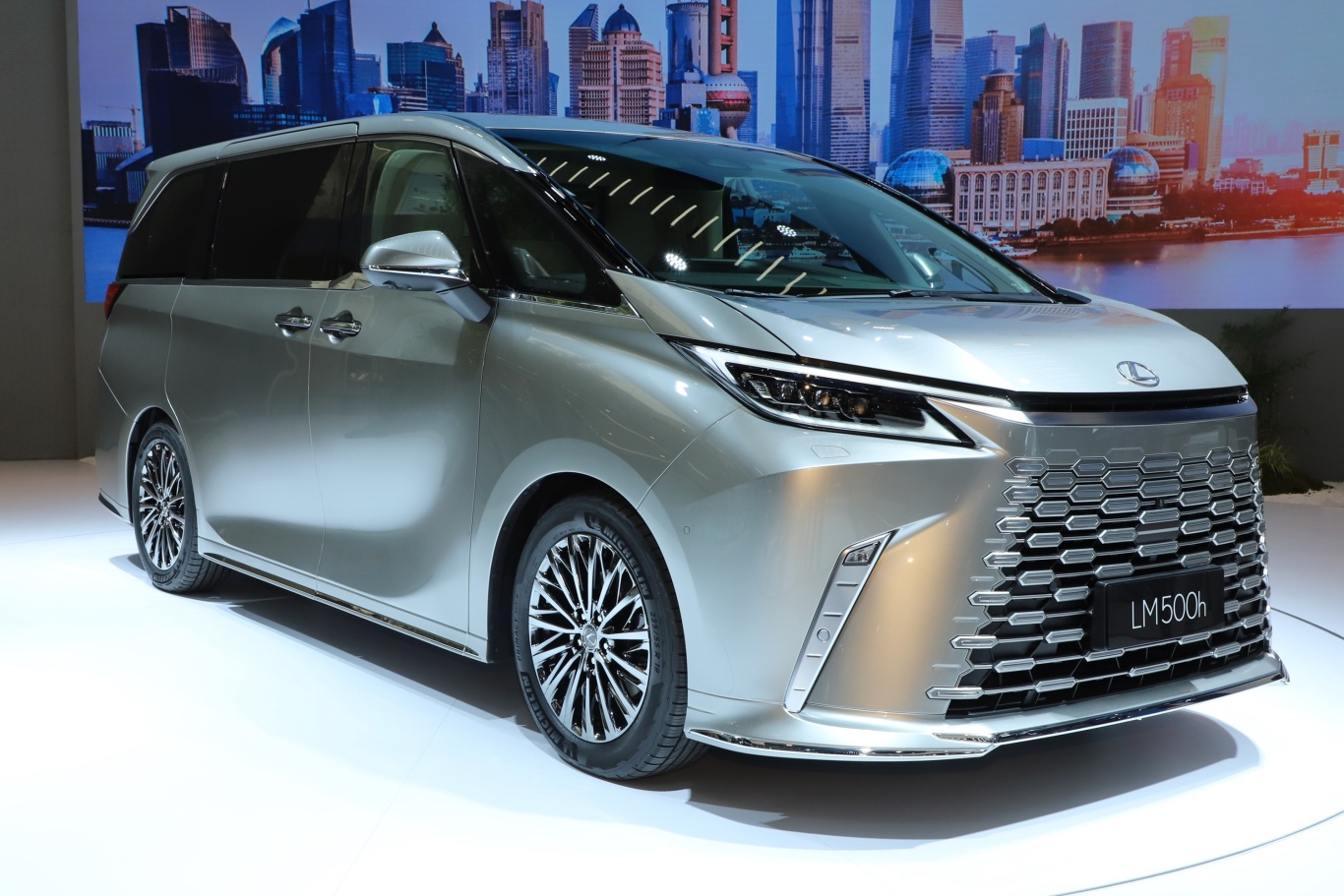 【雷克萨斯LM500h 顶配版外观图片-汽车图片大全】-易车