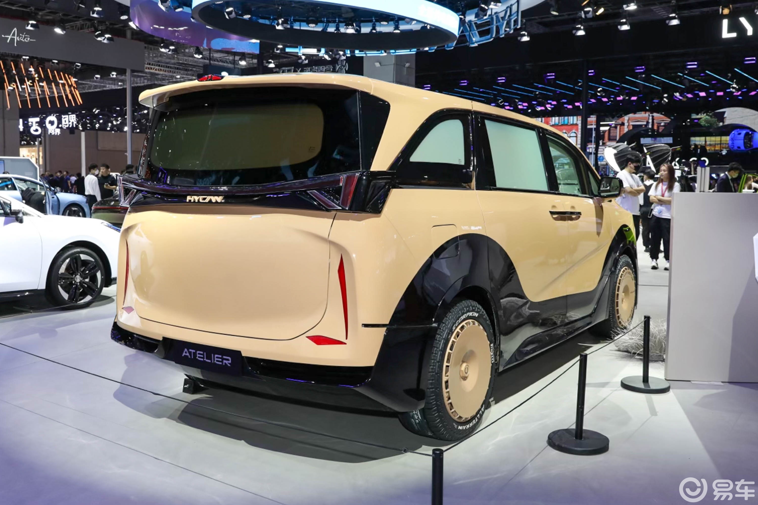 【合创V09图片-汽车图片大全】-易车