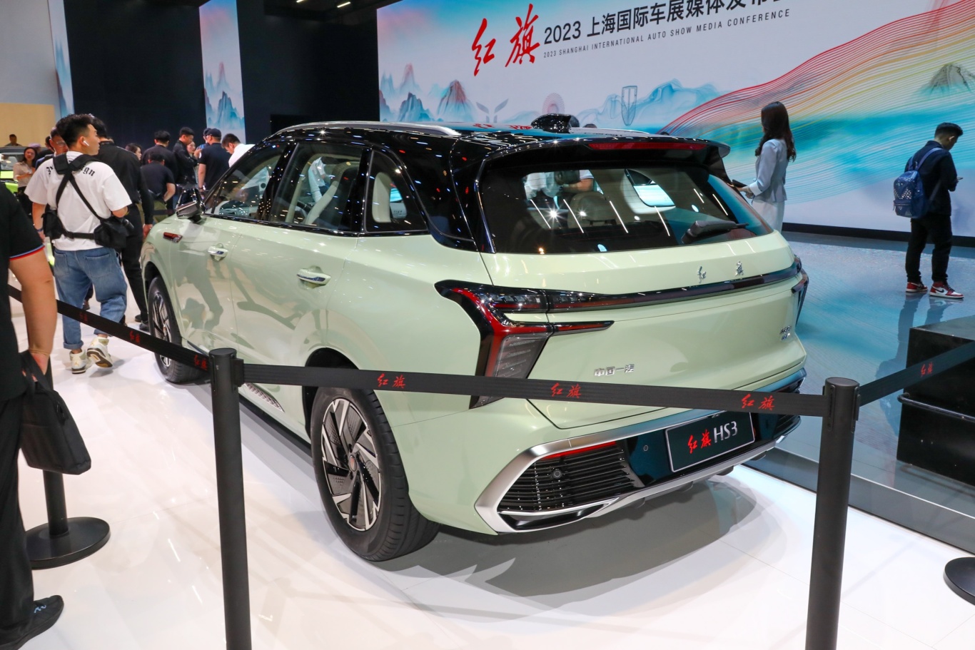 【红旗HS32.0T 自动试装车外观图片-汽车图片大全】-易车