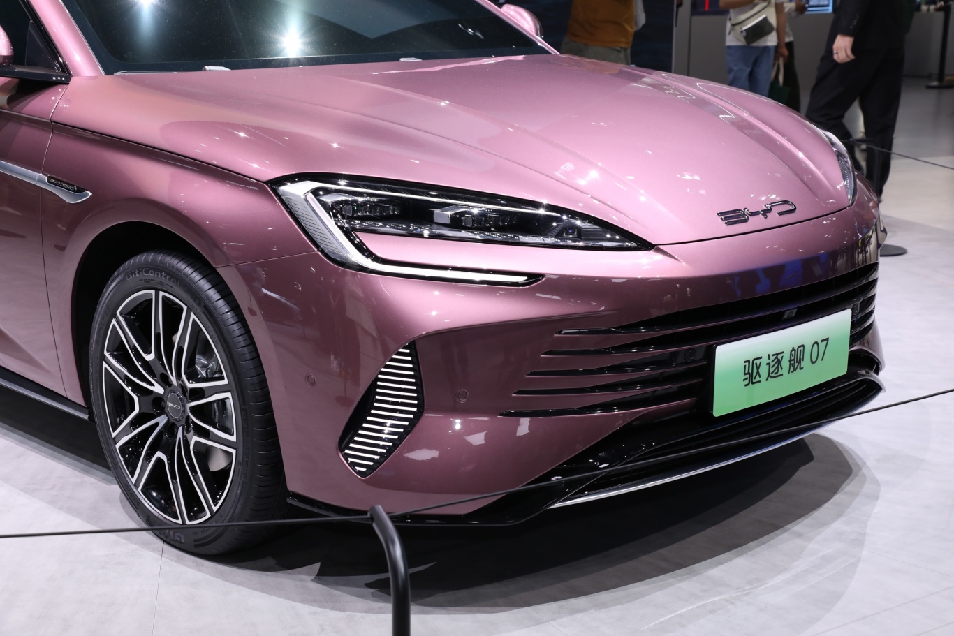 【海豹DM-i 1.5T 200km 旗舰型外观图片-汽车图片大全】-易车