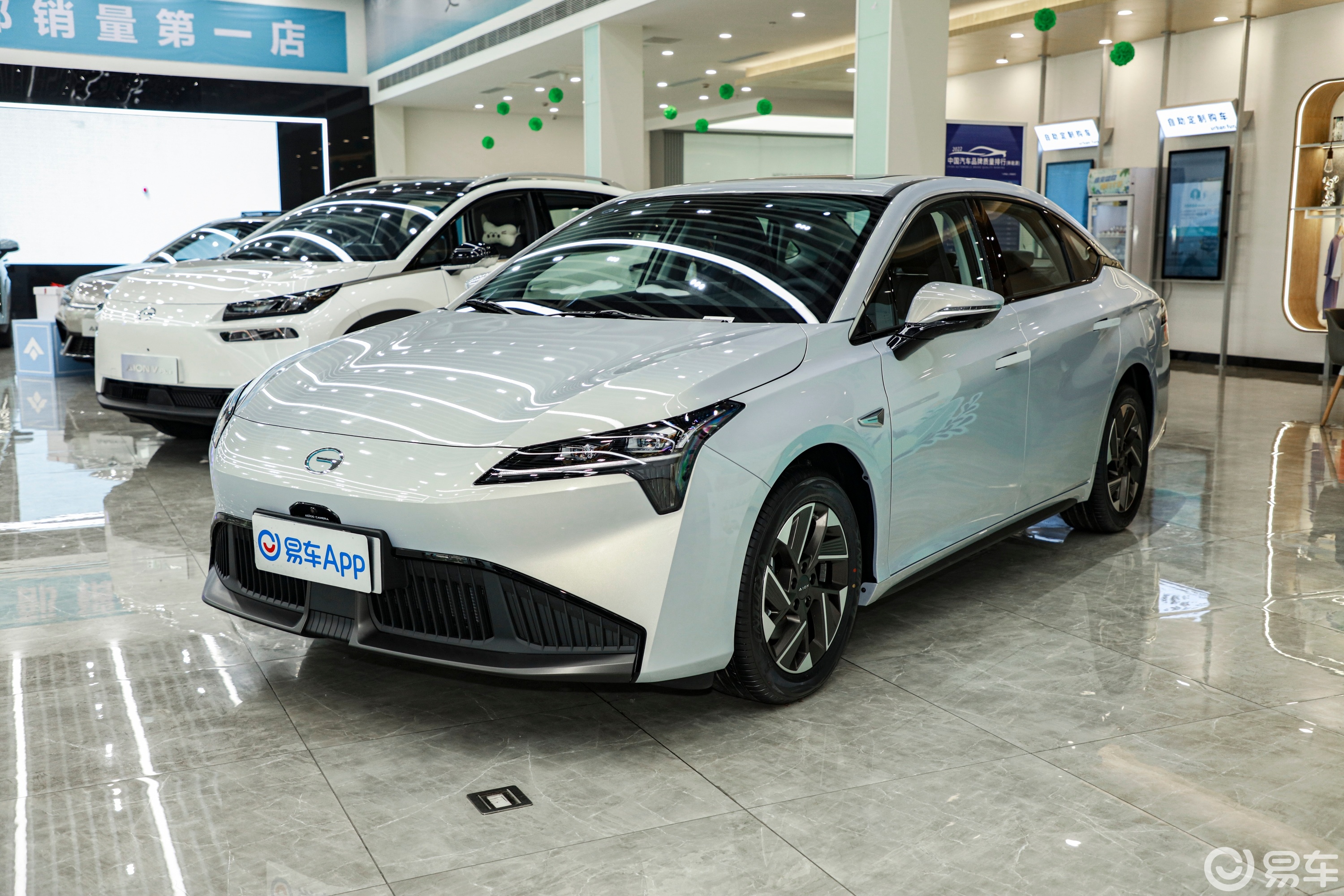 【AION SPlus 510km 70 乐享版 三元锂 58.8kWh侧前45度车头向左水平图片-汽车图片大全】-易车