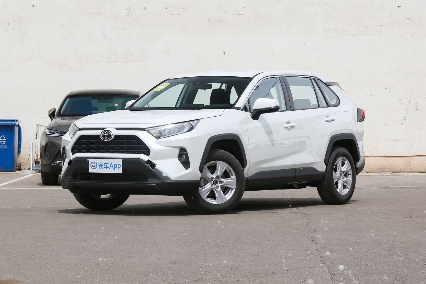 【RAV4荣放2.0L 两驱都市版侧前45度车头向左水平图片-汽车图片大全】-易车