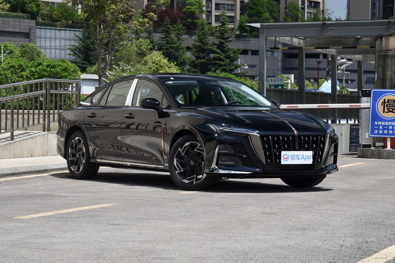 【红旗H62.0T 致美版侧前45度车头向右水平图片-汽车图片大全】-易车