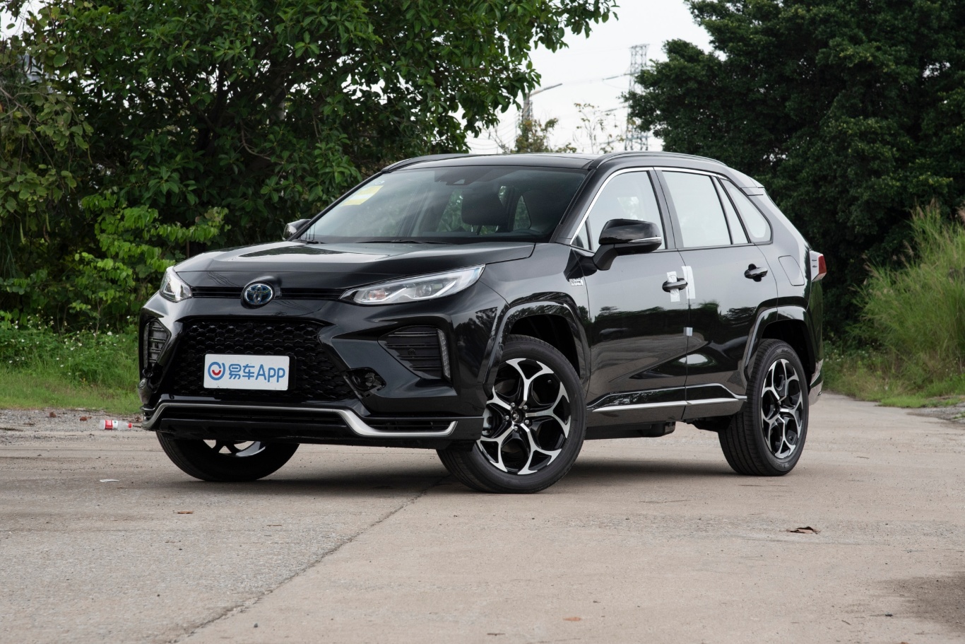 【威兰达 插电混动高性能版 2.5L 73km 四驱激擎版侧前45度车头向左水平图片-汽车图片大全】-易车