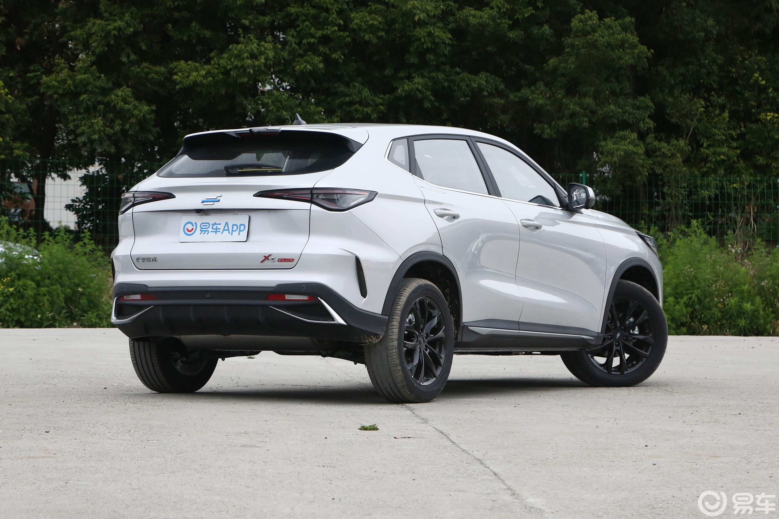 【长安欧尚X5 PLUS改款 1.5T 卓越型侧后45度车头向右水平图片-汽车图片大全】-易车