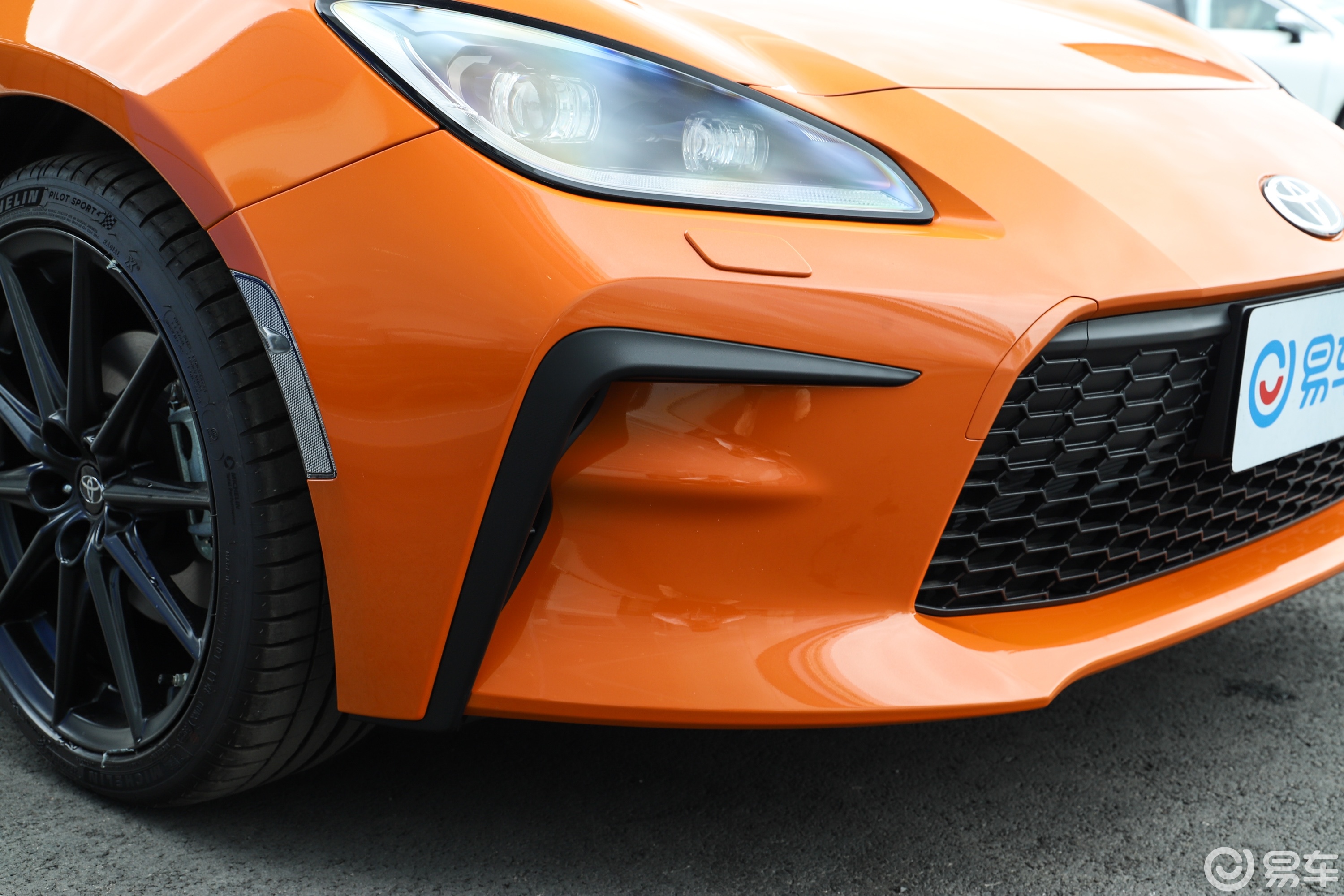 【丰田86GR 86 2.4L 十周年纪念版外观细节图片-汽车图片大全】-易车