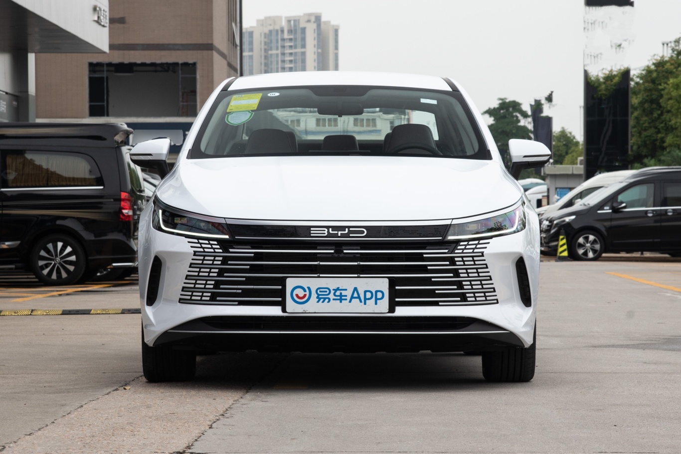 【驱逐舰05DM-i 冠军版 1.5L 120km 尊贵型正前水平图片-汽车图片大全】-易车