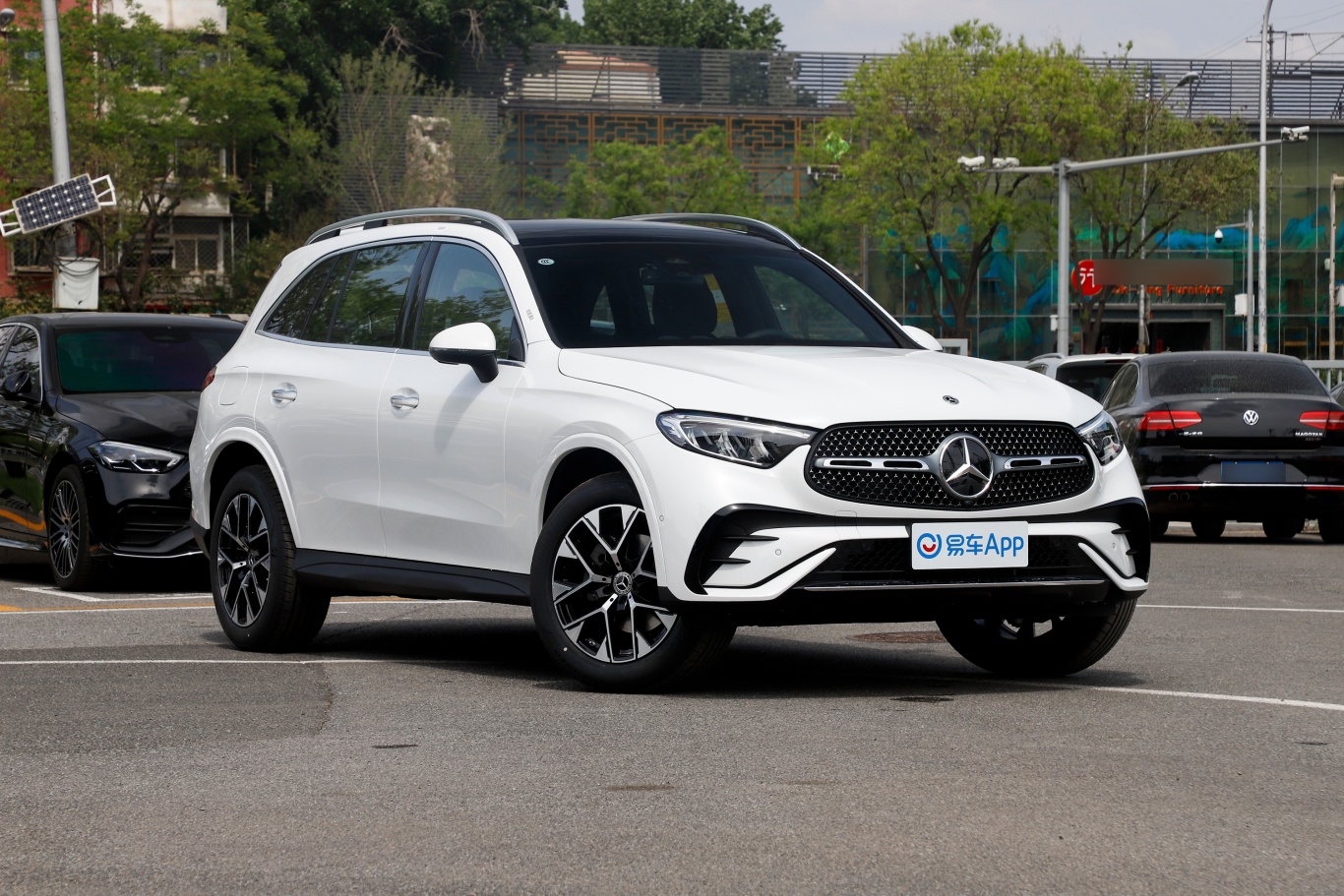 【奔驰GLCGLC 260 L 4MATIC 豪华型 5座侧前45度车头向右水平图片-汽车图片大全】-易车