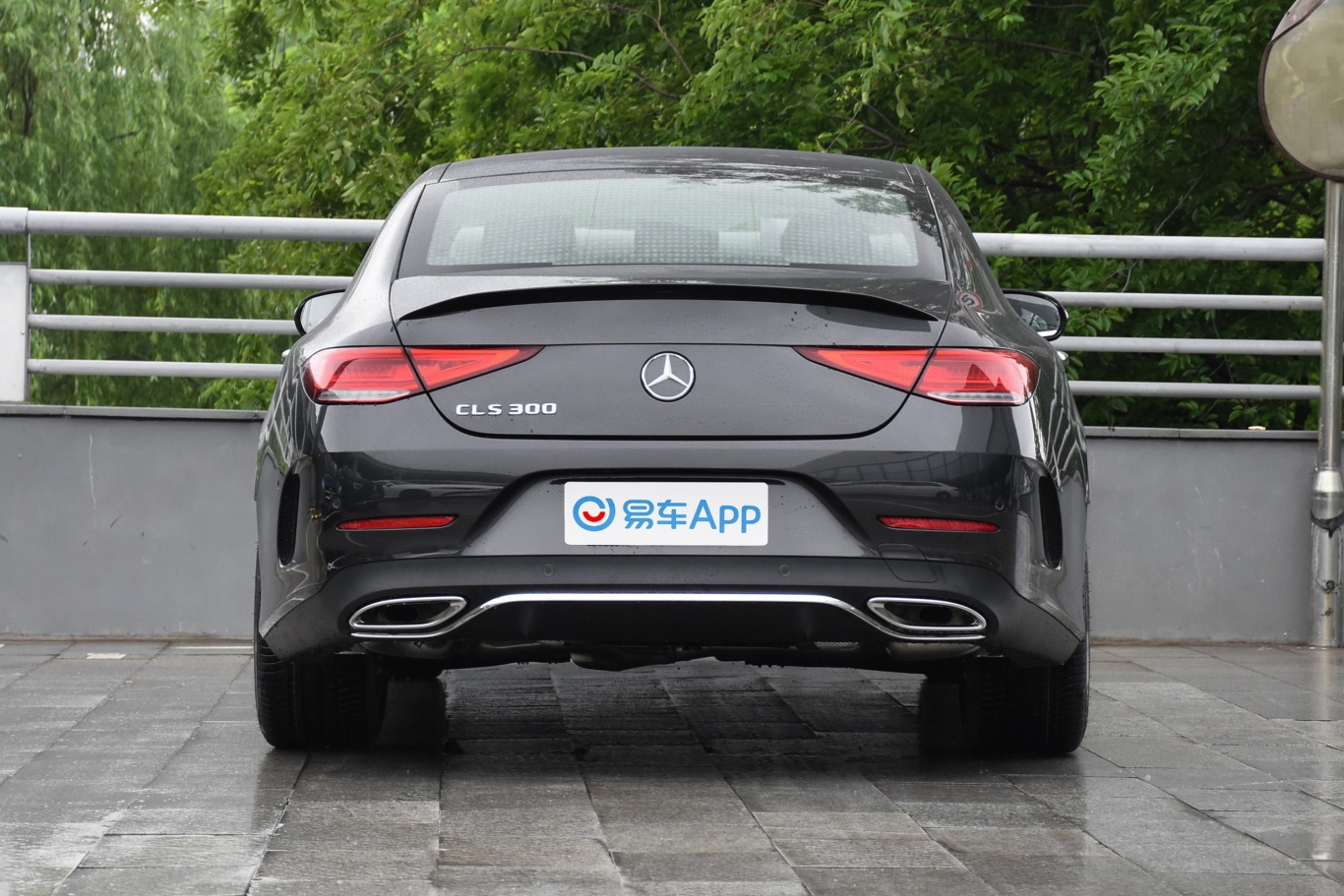 【奔驰CLS改款 CLS 300 豪华型正后水平图片-汽车图片大全】-易车