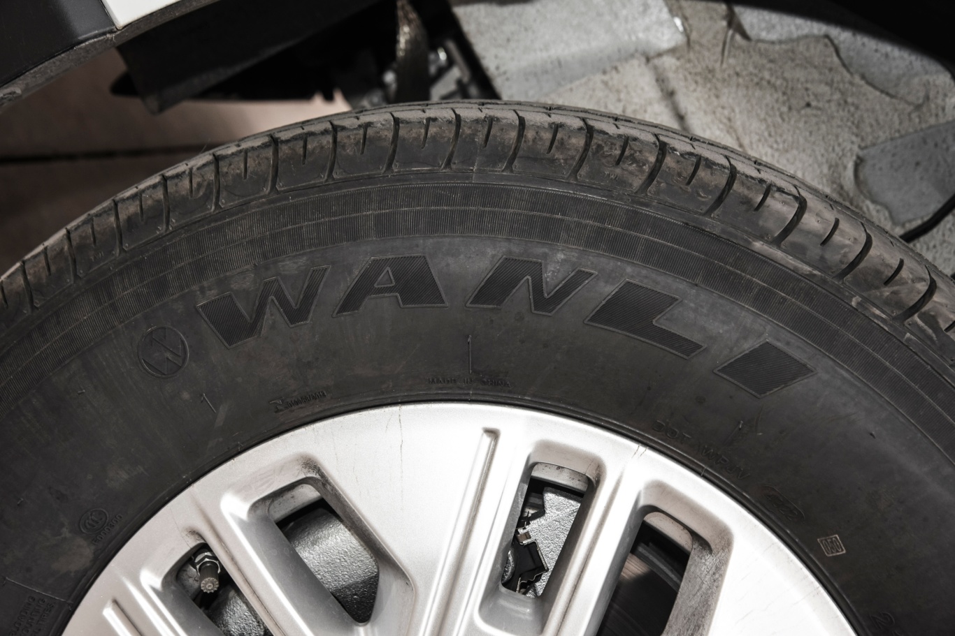 【新途V702.0T 手动长轴低顶精英版93kW 6/7座动力底盘图片-汽车图片大全】-易车