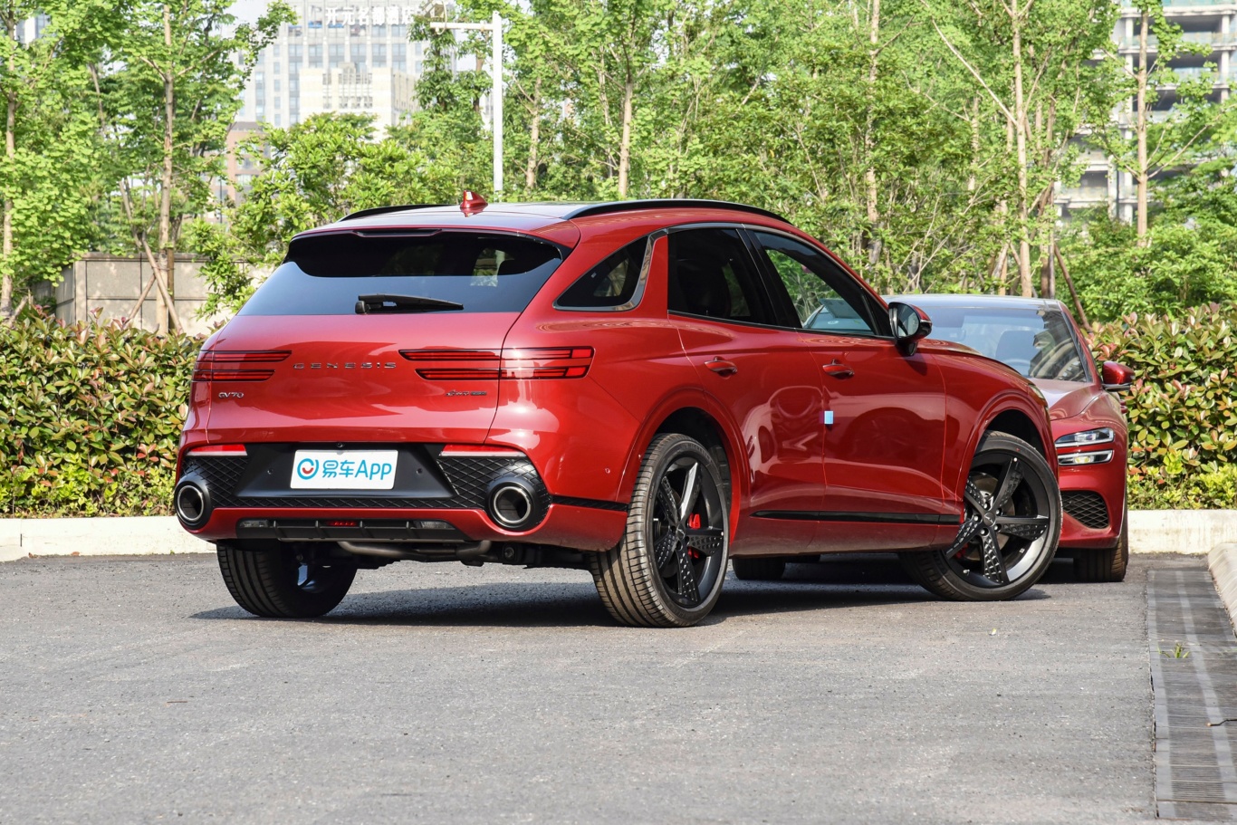 【捷尼赛思GV702.5T 四驱旗舰版侧后45度车头向右水平图片-汽车图片大全】-易车