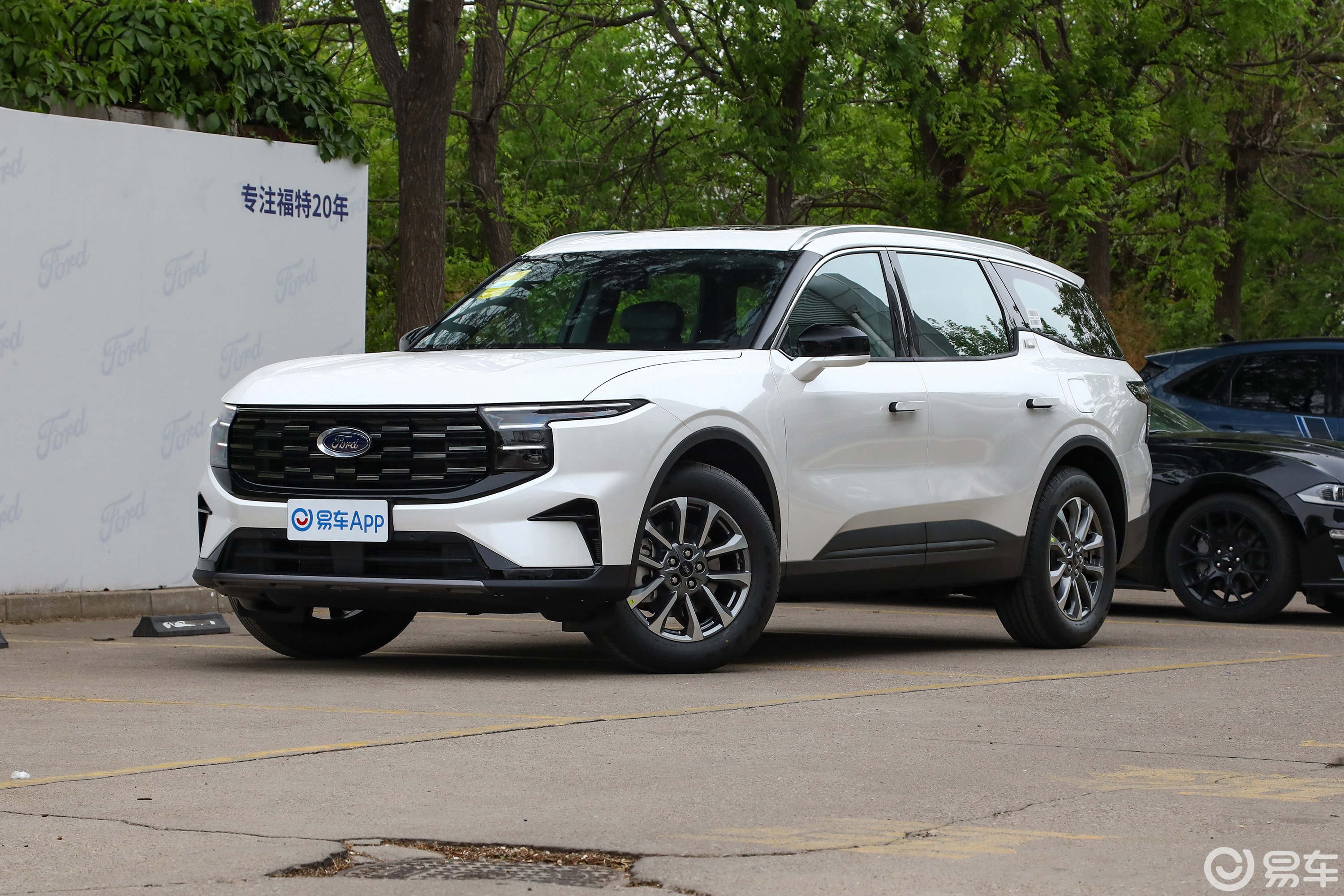 【锐界锐界L E-混动 2.0T 两驱豪华型 7座侧前45度车头向左水平图片-汽车图片大全】-易车