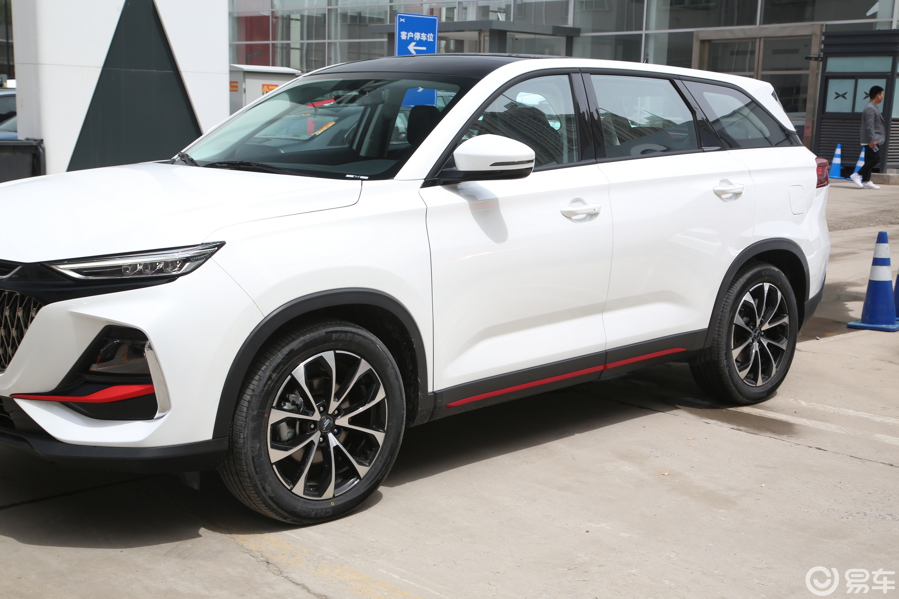 【长安欧尚X7 PLUS畅享版 1.5T 双离合智享型 7座外观细节图片-汽车图片大全】-易车