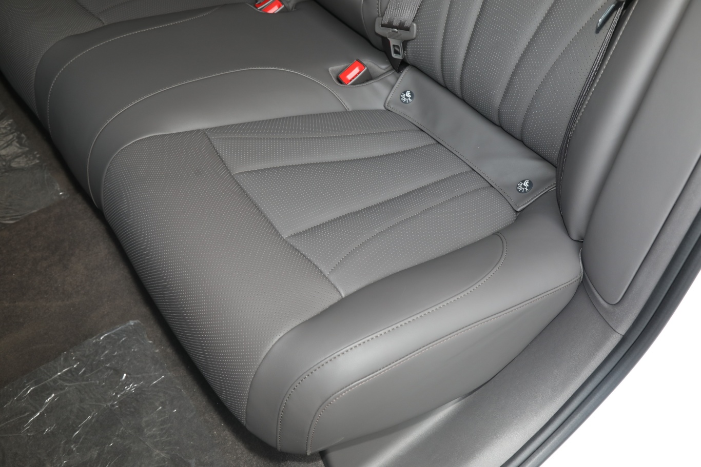 【飞凡F7666km 后驱长续版儿童座椅接口图片-汽车图片大全】-易车