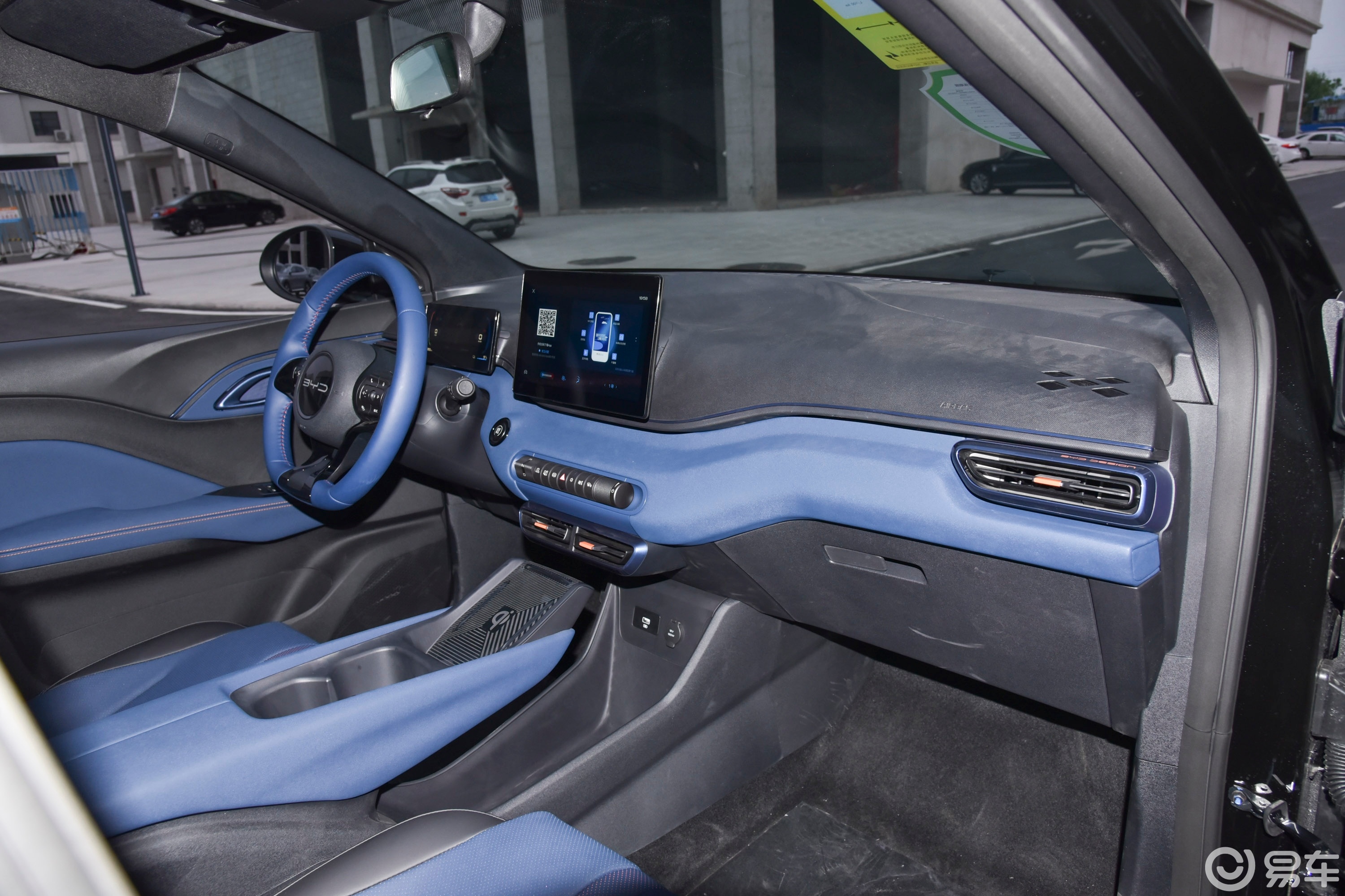 【海鸥405km 飞翔版内饰全景副驾驶员方向图片-汽车图片大全】-易车