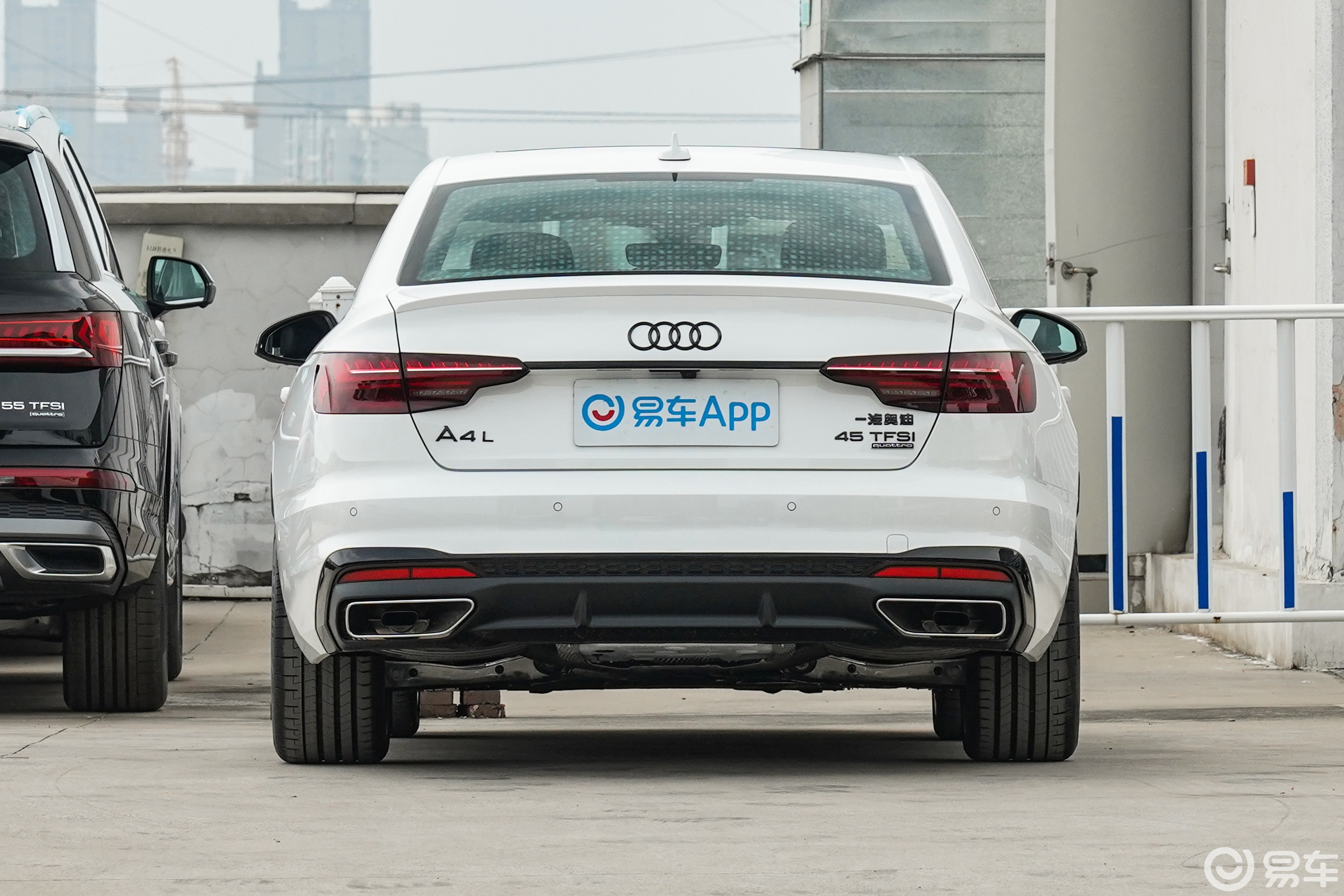 【奥迪A4L45 TFSI quattro 臻选动感型正后水平图片-汽车图片大全】-易车