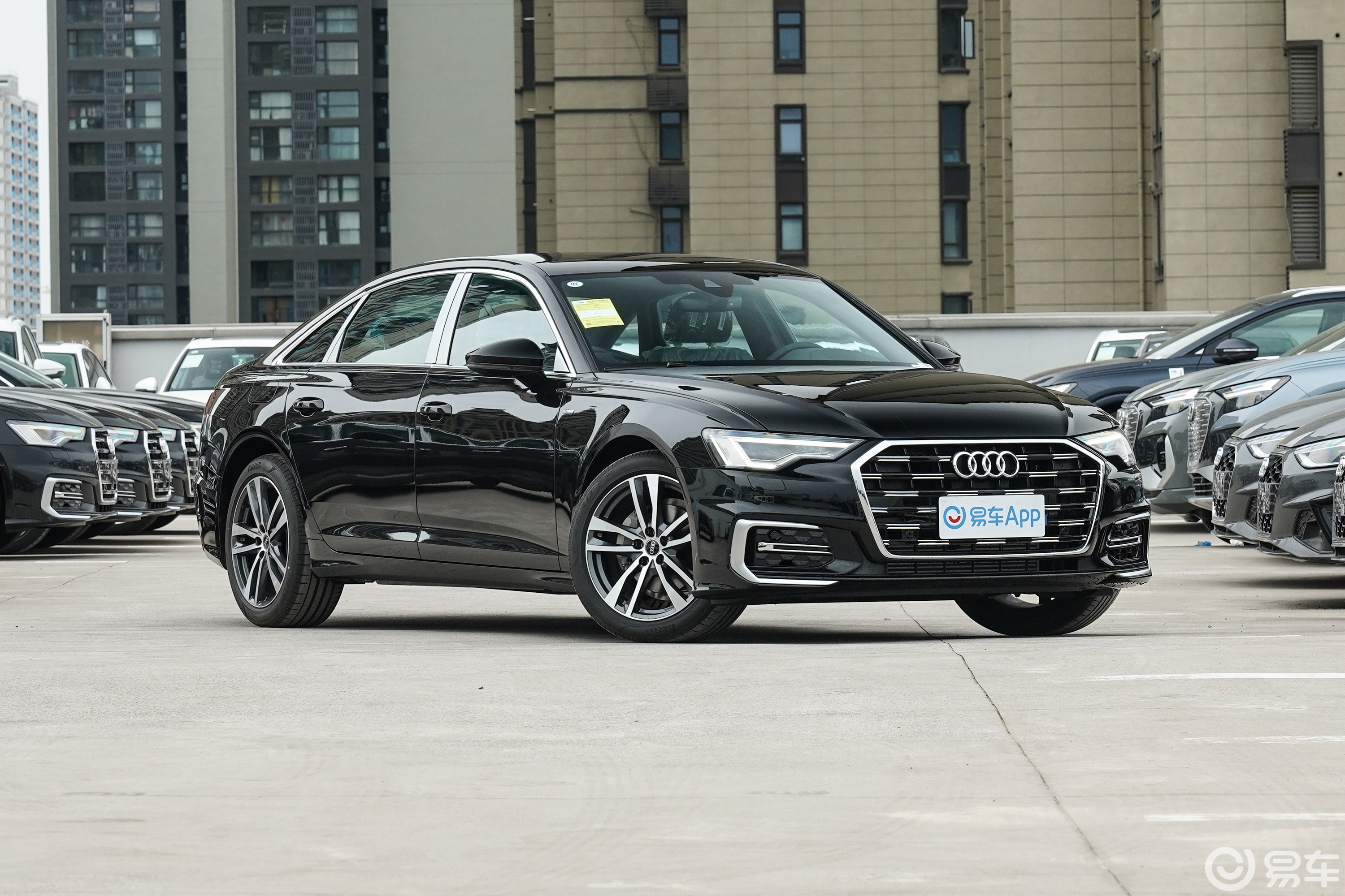 【奥迪A6L改款 40 TFSI 豪华动感型侧前45度车头向右水平图片-汽车图片大全】-易车