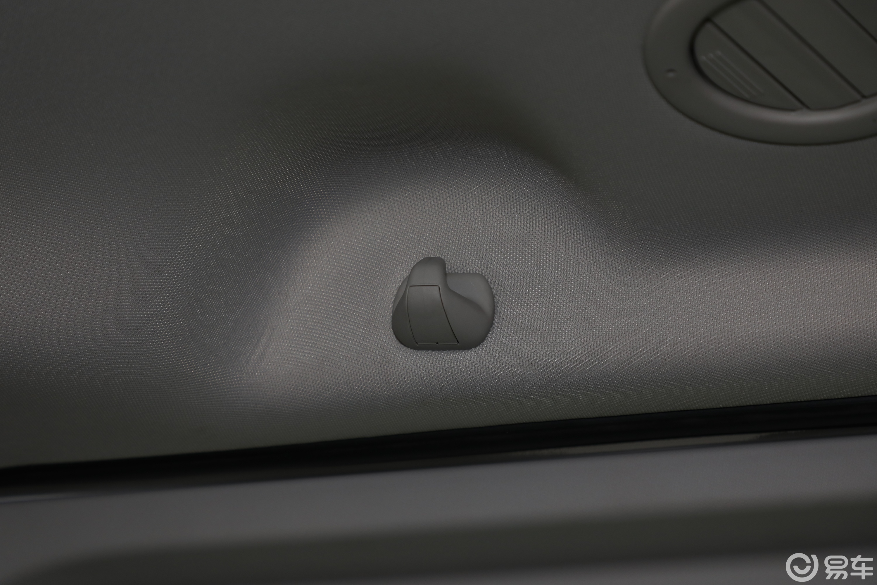 【途睿欧2.0T 致享版后排功能图片-汽车图片大全】-易车