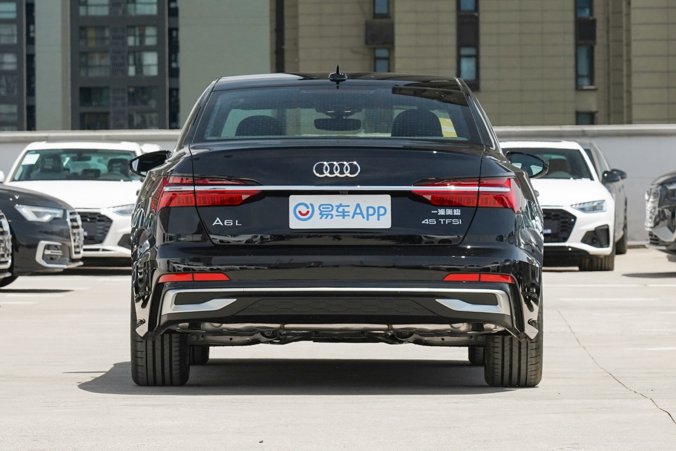 【奥迪A6L改款 45 TFSI 臻选动感型正后水平图片-汽车图片大全】-易车