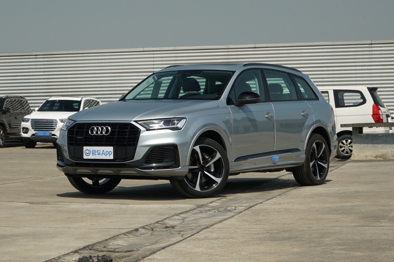 【奥迪Q755 TFSI quattro S line运动型侧前45度车头向左水平图片-汽车图片大全】-易车