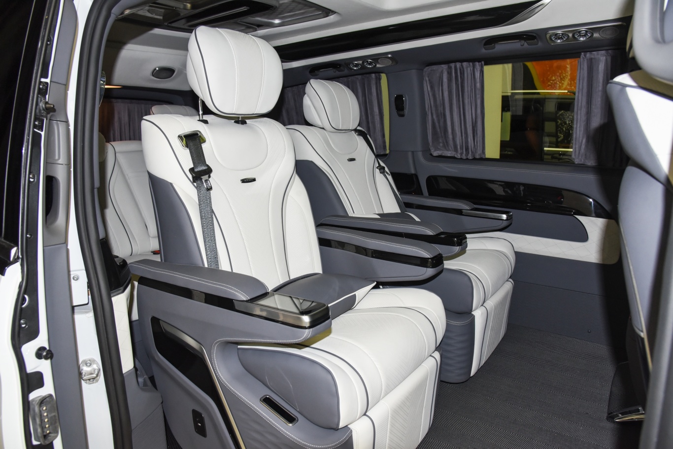 【克蒂巴赫系列2.0T VH3 7座后排座椅图片-汽车图片大全】-易车