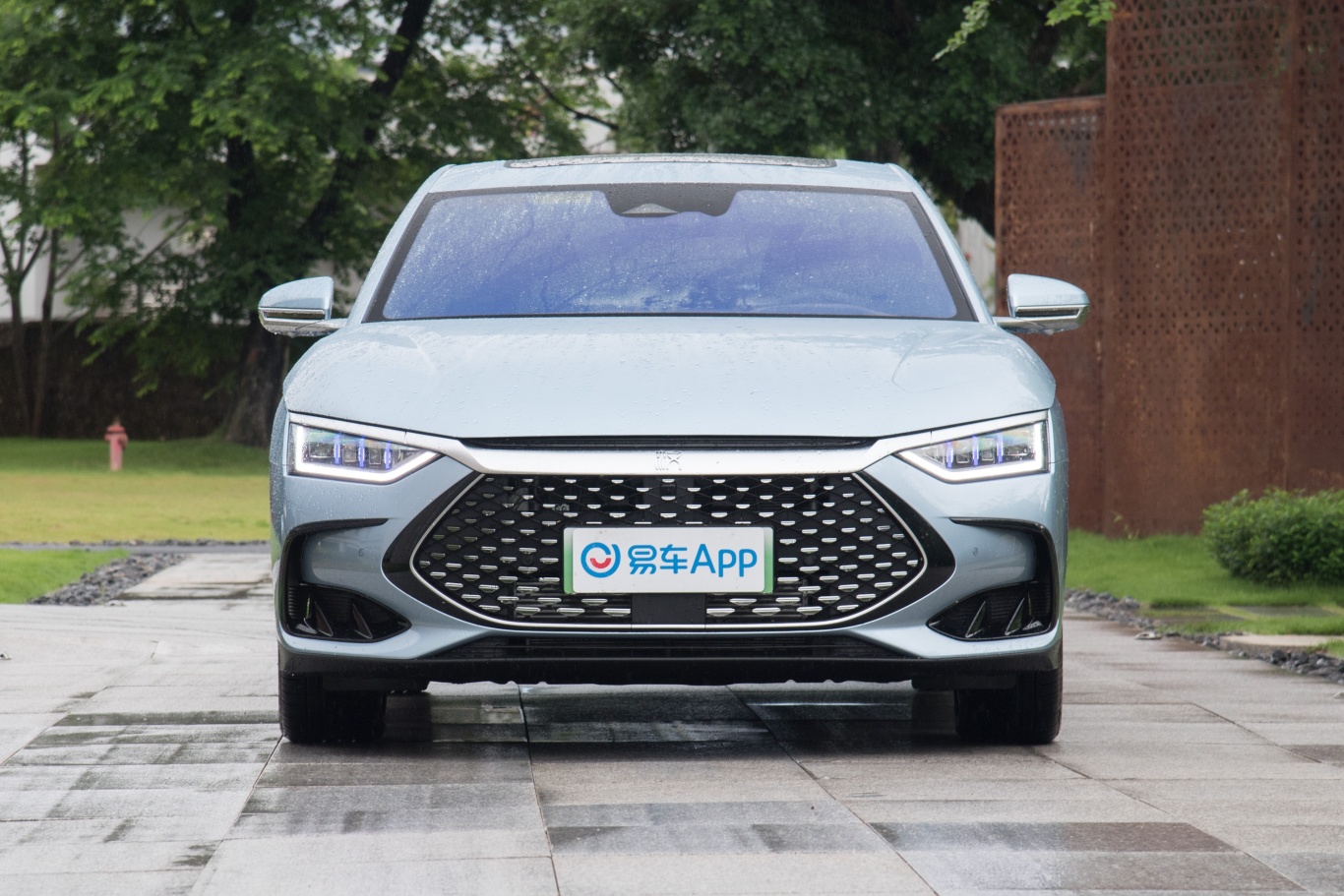 【汉DM-i 冠军版 1.5T 200km 前驱旗舰型正前水平图片-汽车图片大全】-易车