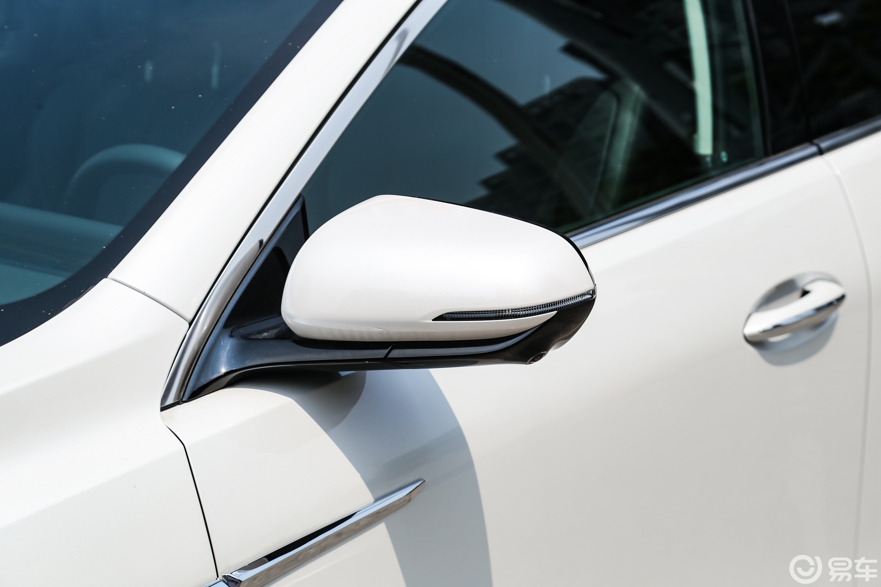 【君越28T 越尊版主驾驶后视镜背面图片-汽车图片大全】-易车