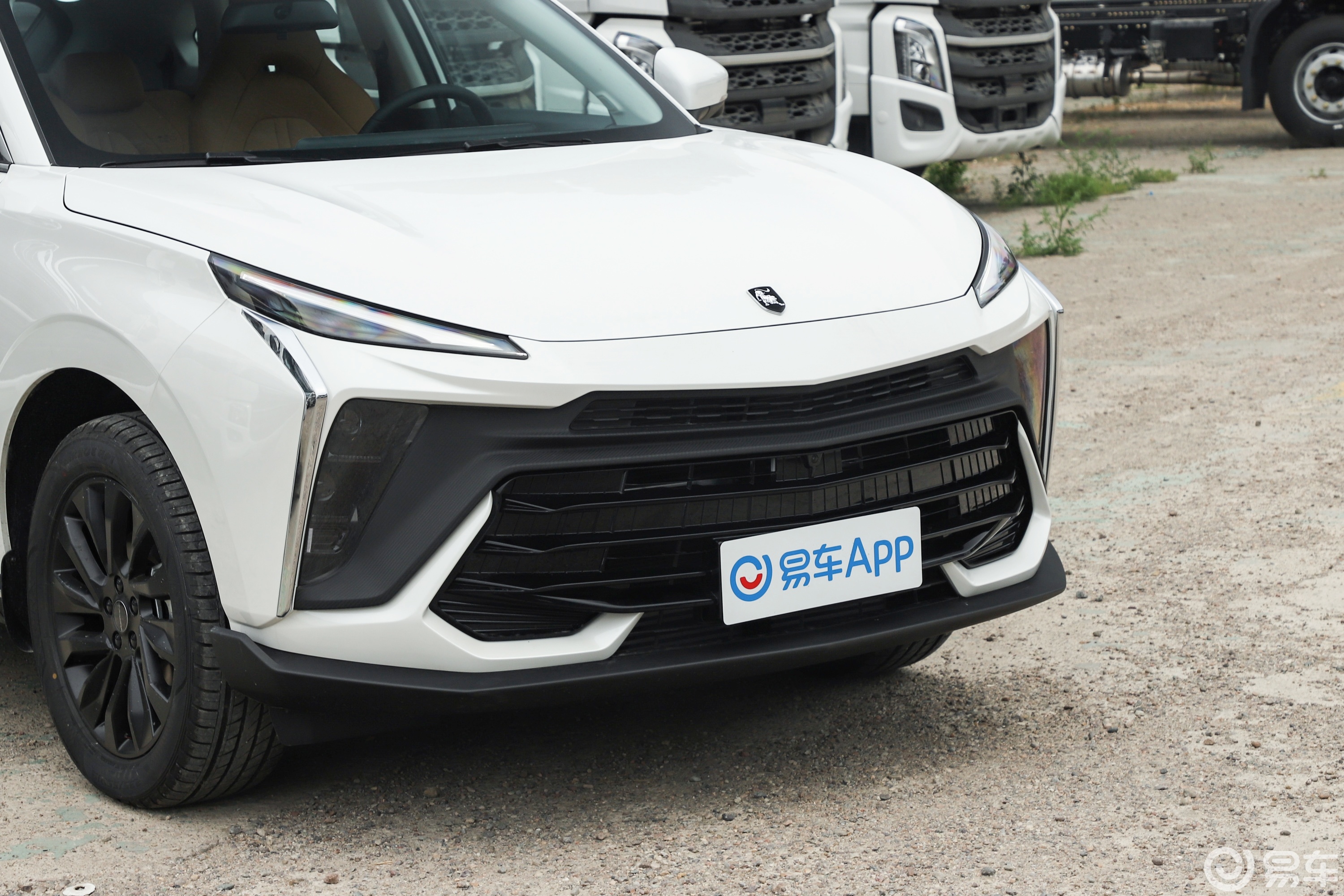 【风行T5 EVO狂飚版 1.5T 马赫钻石款前格栅侧俯拍图片-汽车图片大全】-易车