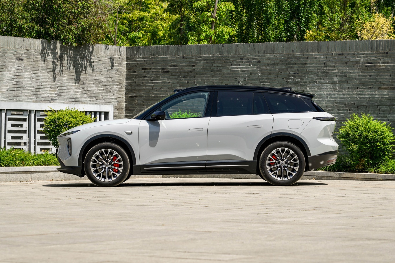 【蔚来ES6490km 75kWh正侧车头向左水平图片-汽车图片大全】-易车