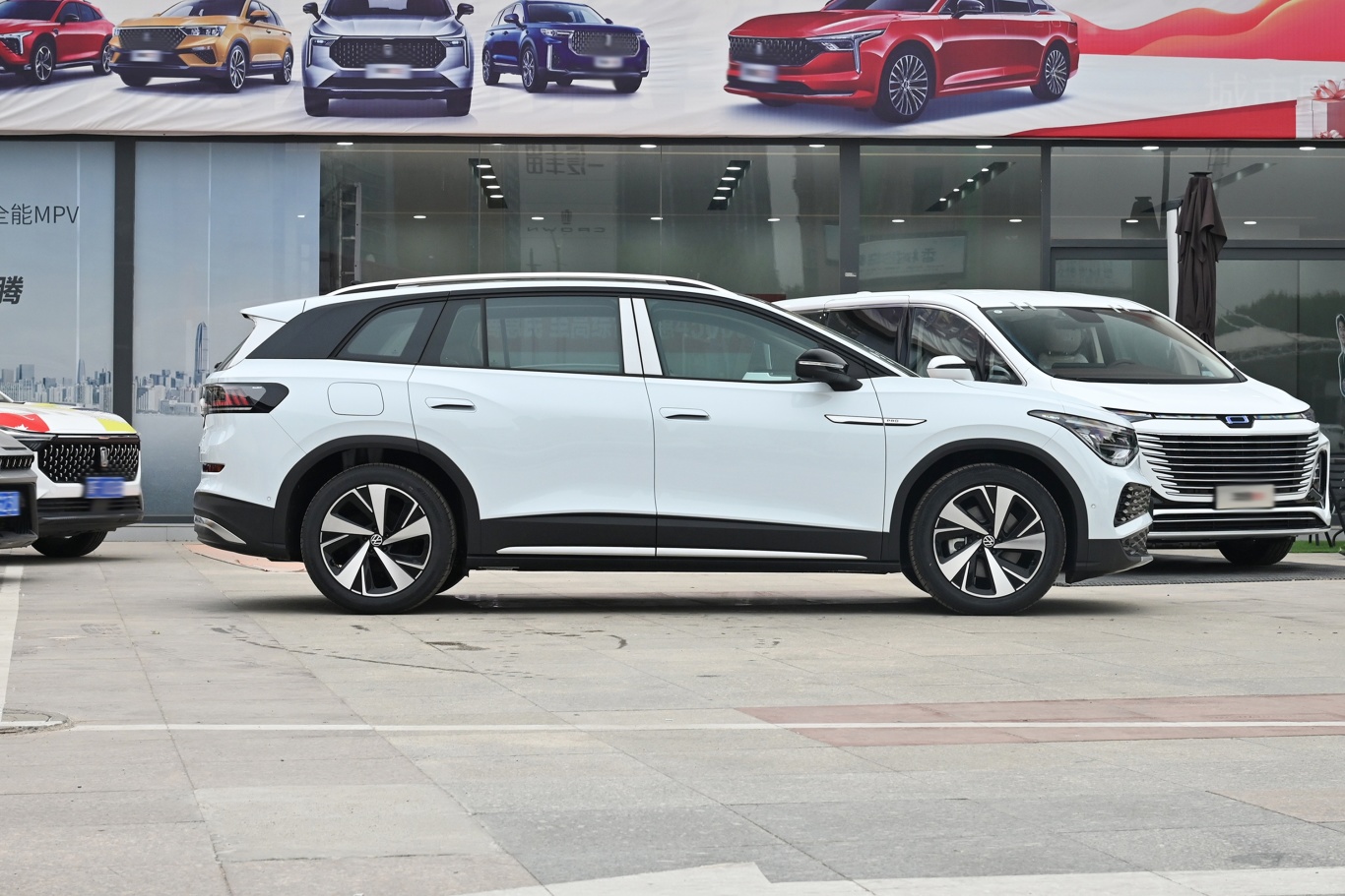 【ID.6 X升级款 617km 极智长续航版 6座正侧车头向右水平图片-汽车图片大全】-易车