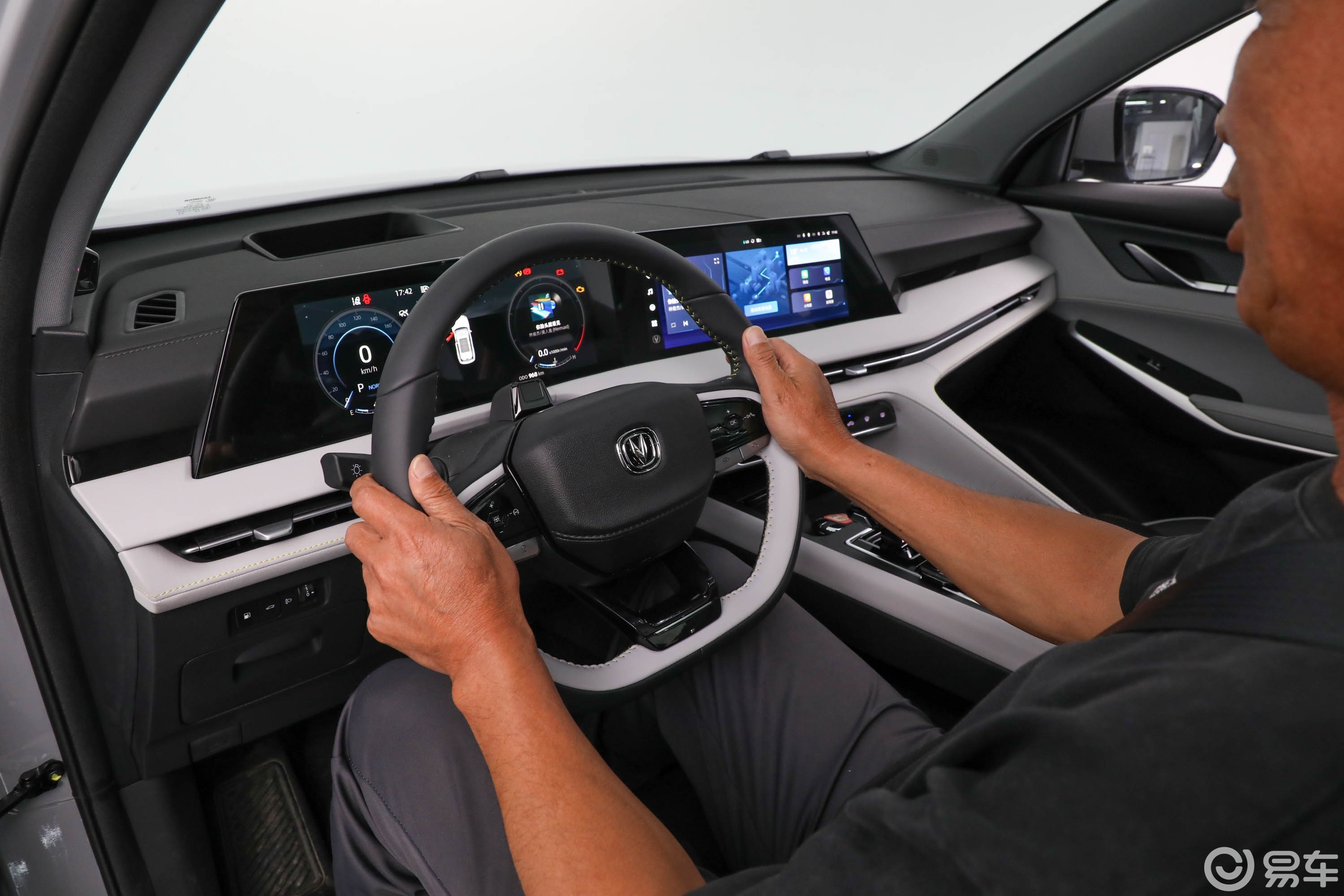【长安cs75plus第三代 1 5t 领航型内饰图片 汽车图片大全】 易车