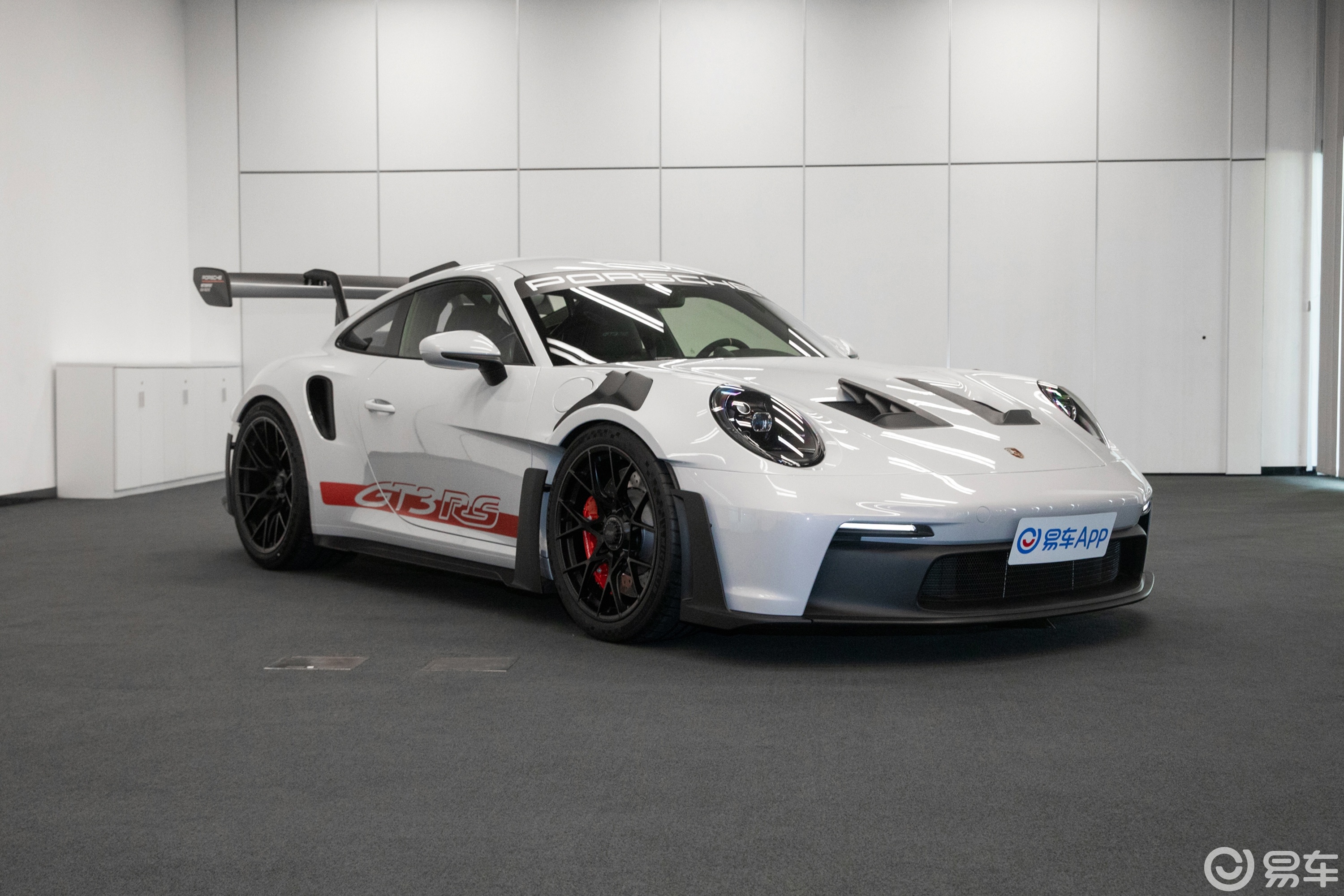 【保时捷911GT3 RS 4.0L侧前45度车头向右水平图片-汽车图片大全】-易车