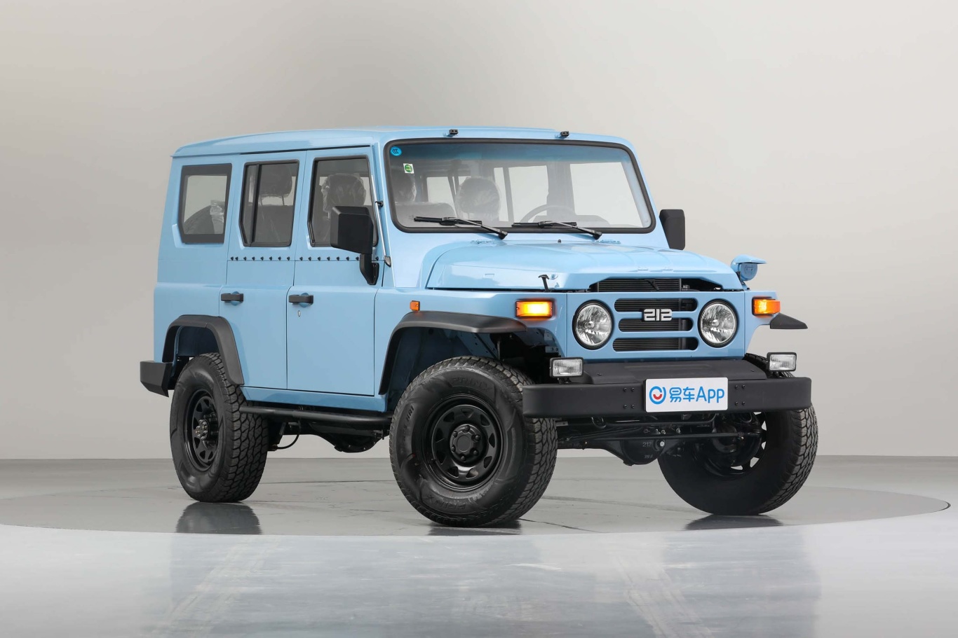 【212经典2.4T 狙击手轻装版侧前45度车头向右水平图片-汽车图片大全】-易车