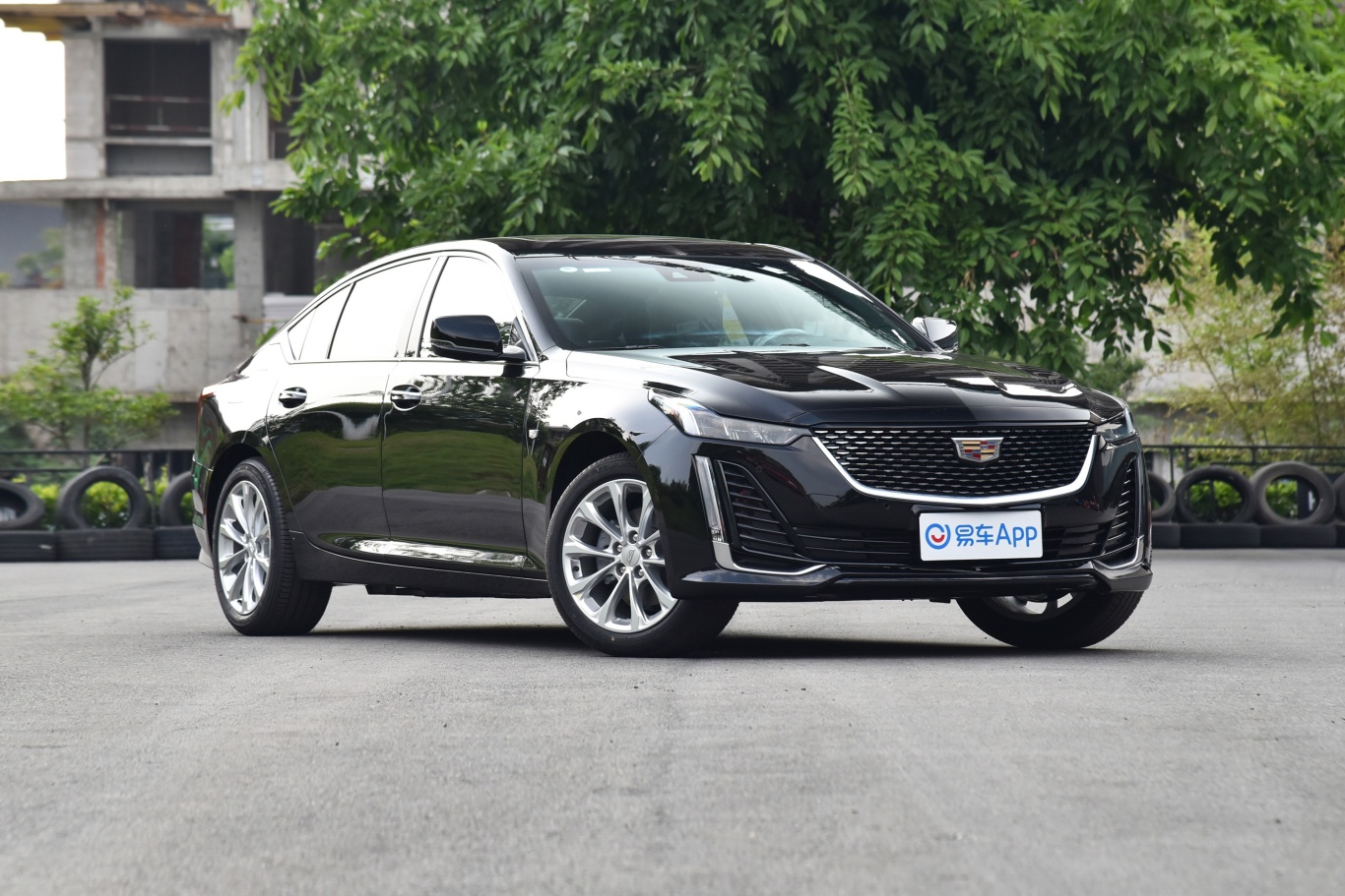 【凯迪拉克CT528T 豪华型(标准版)侧前45度车头向右水平图片-汽车图片大全】-易车