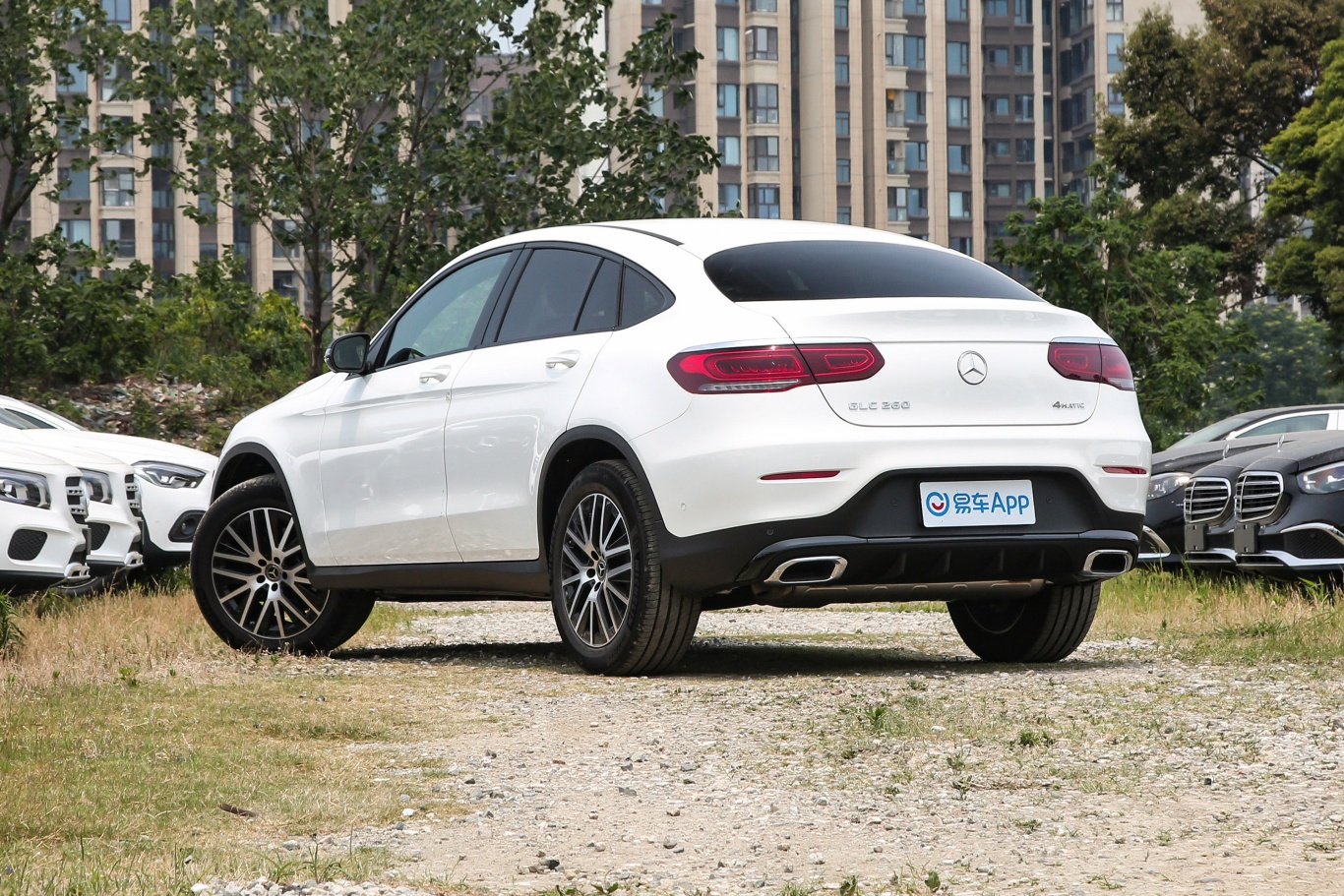 【奔驰GLC轿跑改款 GLC 260 4MATIC 轿跑SUV侧后45度车头向左水平图片-汽车图片大全】-易车