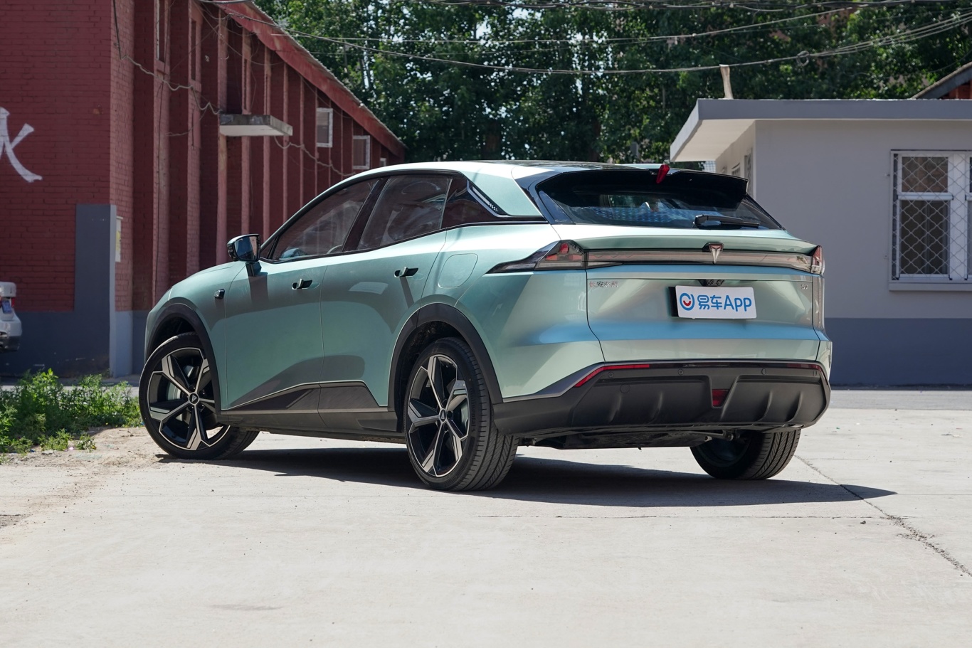 【深蓝S7纯电版 620km 620Max侧后45度车头向左水平图片-汽车图片大全】-易车