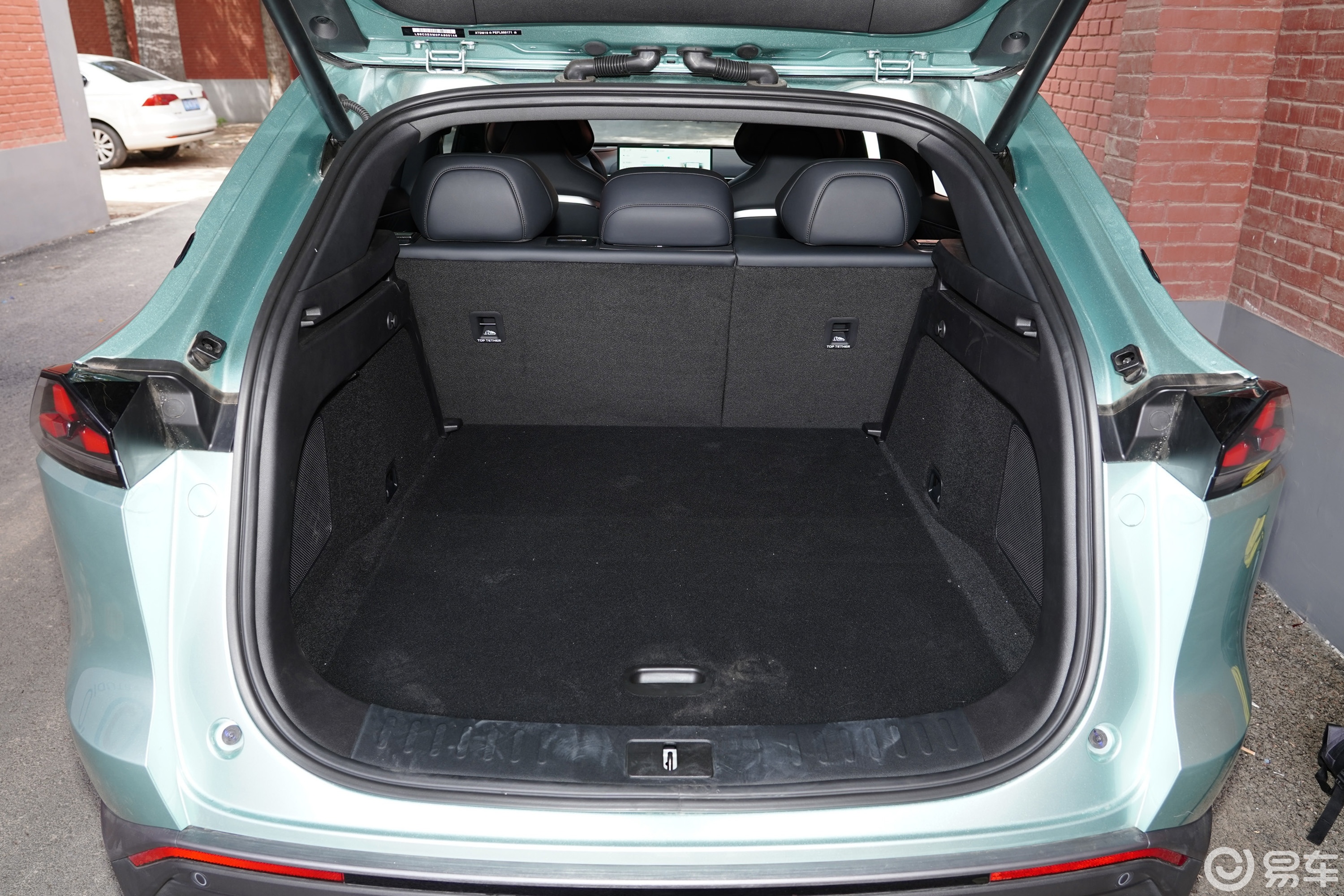 【深蓝S7纯电版 620km 620Max后备厢空间特写图片-汽车图片大全】-易车