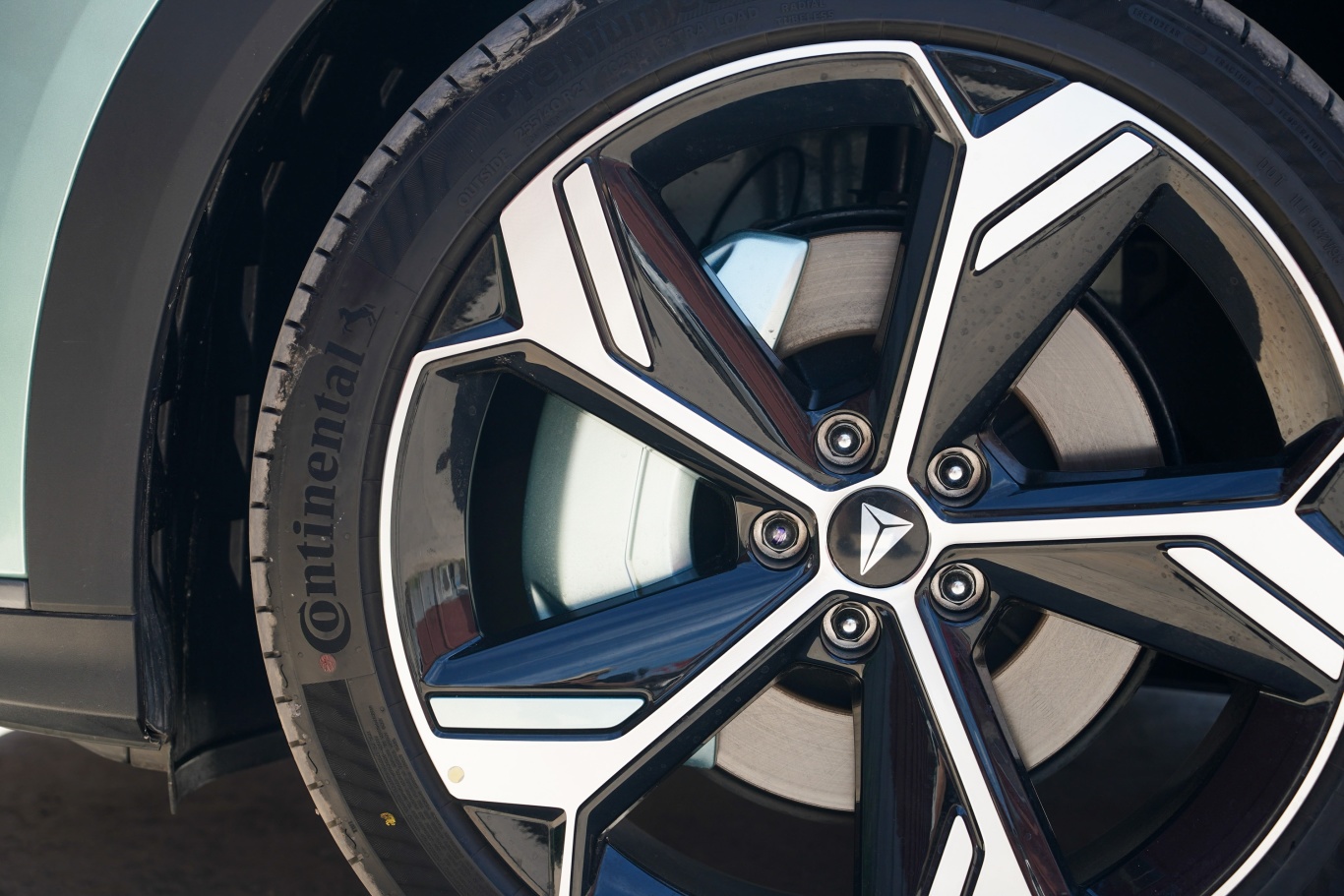 【深蓝S07纯电版 620km 620Max前刹车卡钳图片-汽车图片大全】-易车