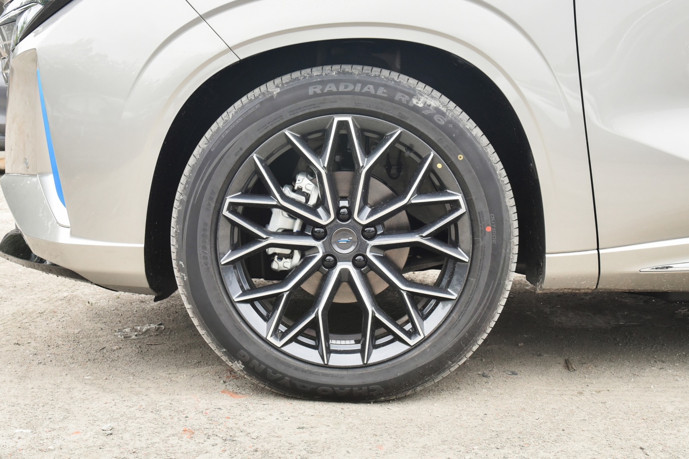 【长安欧尚Z6新能源1.5T 150km 旗舰PLUS前轮毂造型图片-汽车图片大全】-易车