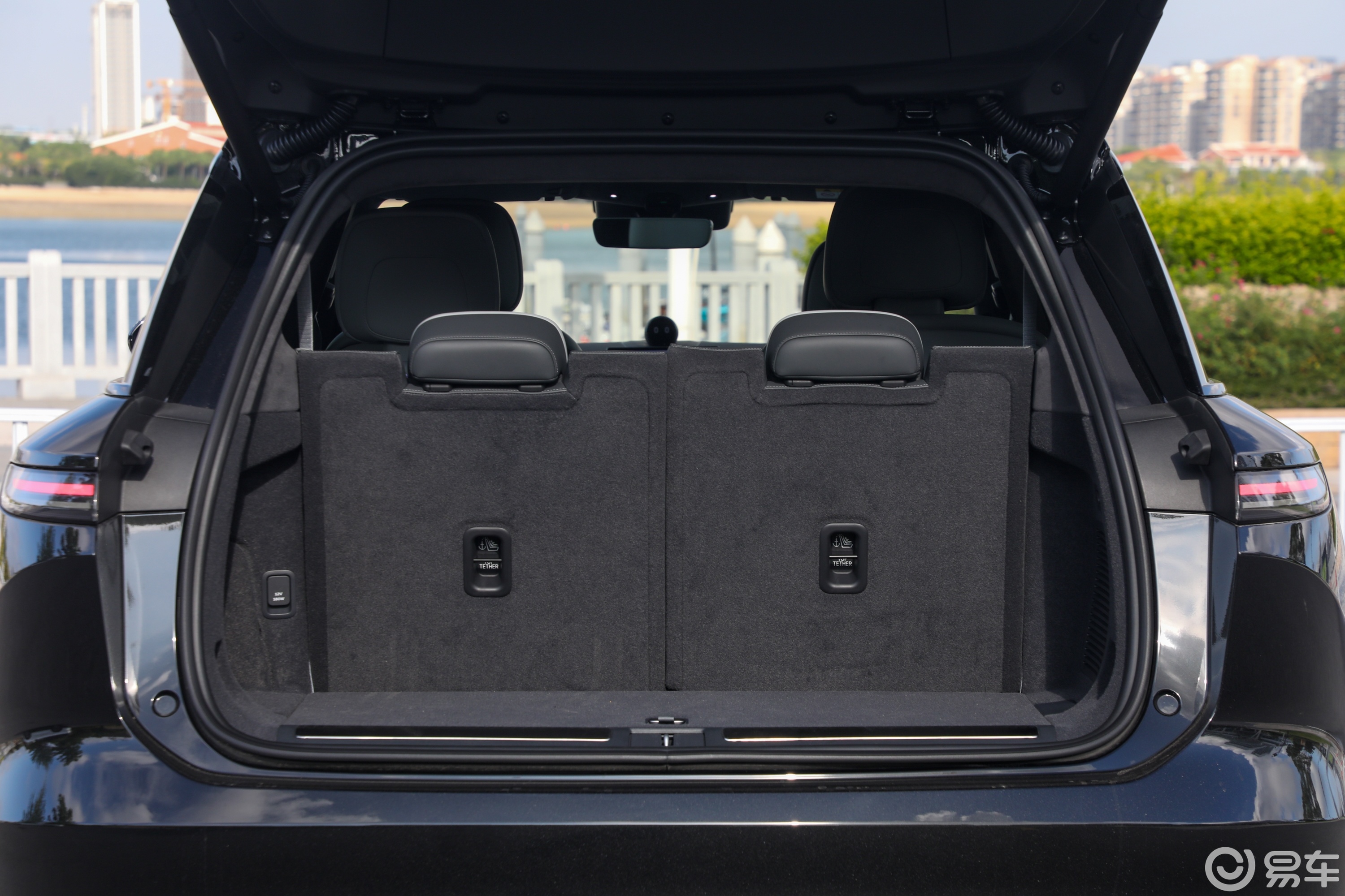 【蔚来ES8605km 100kWh后备厢空间特写图片-汽车图片大全】-易车