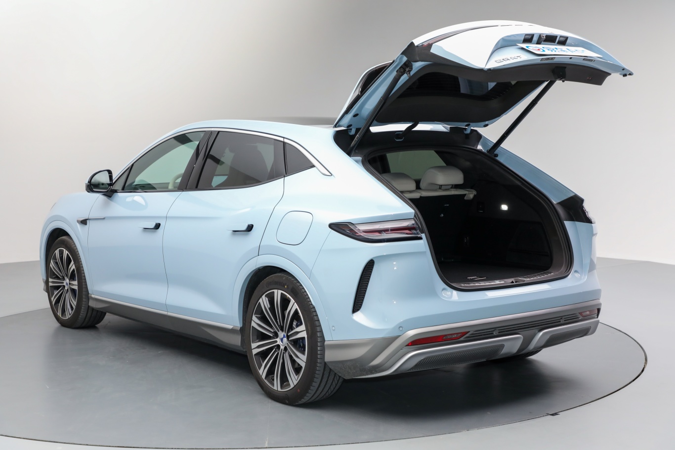 【腾势N7630km 四驱长续航性能Max版后备厢开启45度侧拍图片-汽车图片大全】-易车