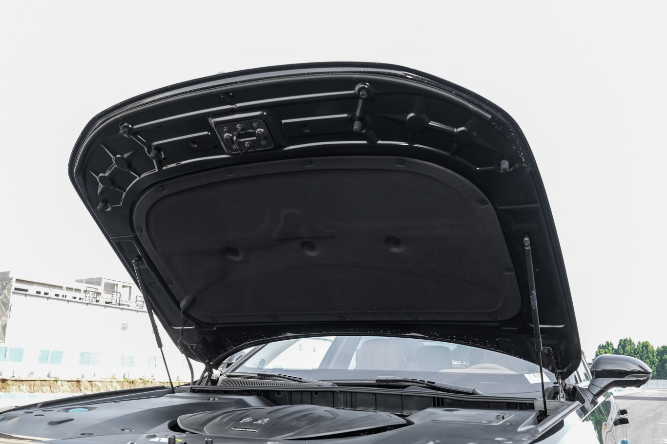 【红旗H92.0T 智联旗享版 5座发动机舱盖内侧图片-汽车图片大全】-易车