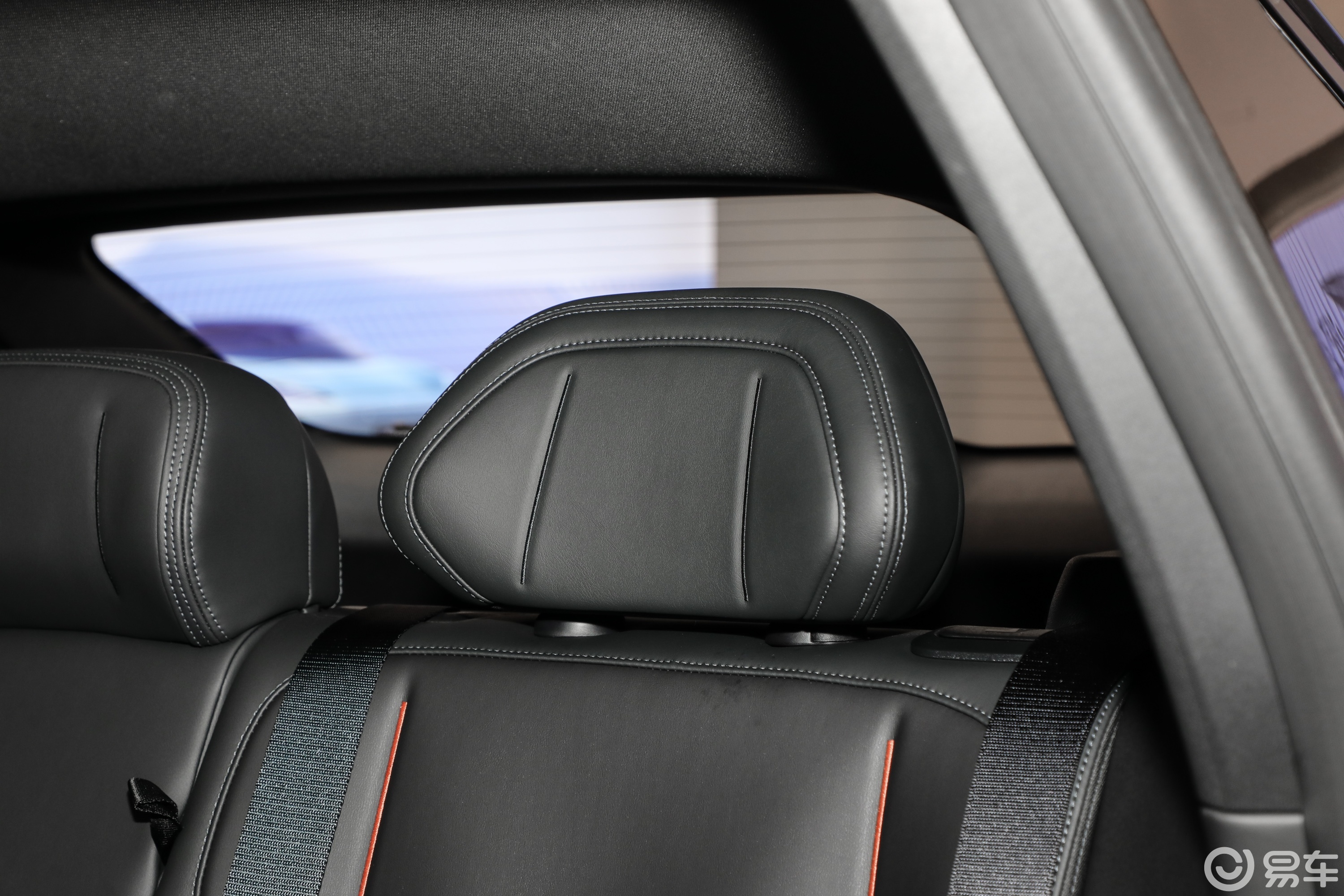 【深蓝S7纯电版 520km 520Max后排空间图片-汽车图片大全】-易车