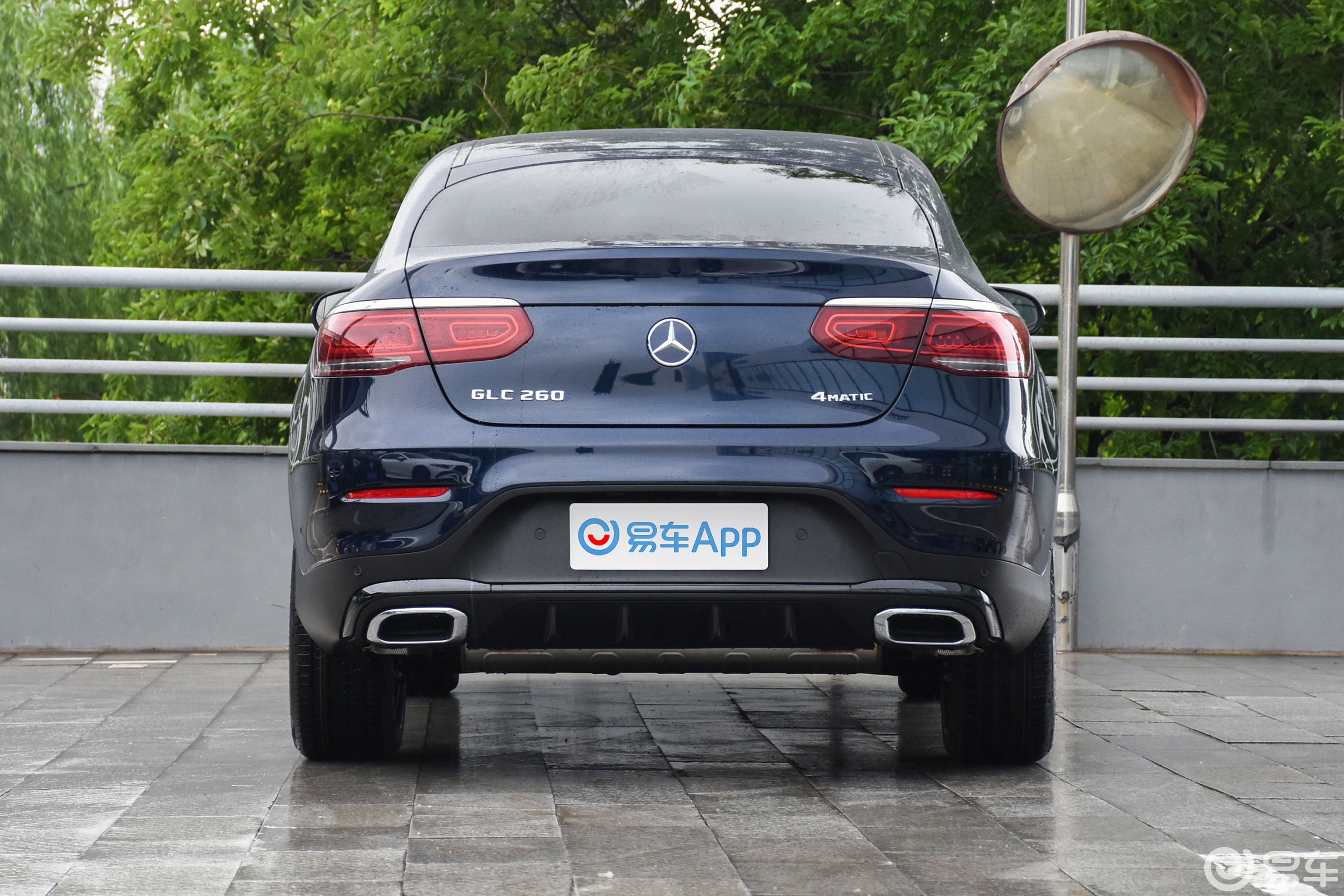 【奔驰GLC轿跑改款 GLC 260 4MATIC 轿跑SUV正后水平图片-汽车图片大全】-易车