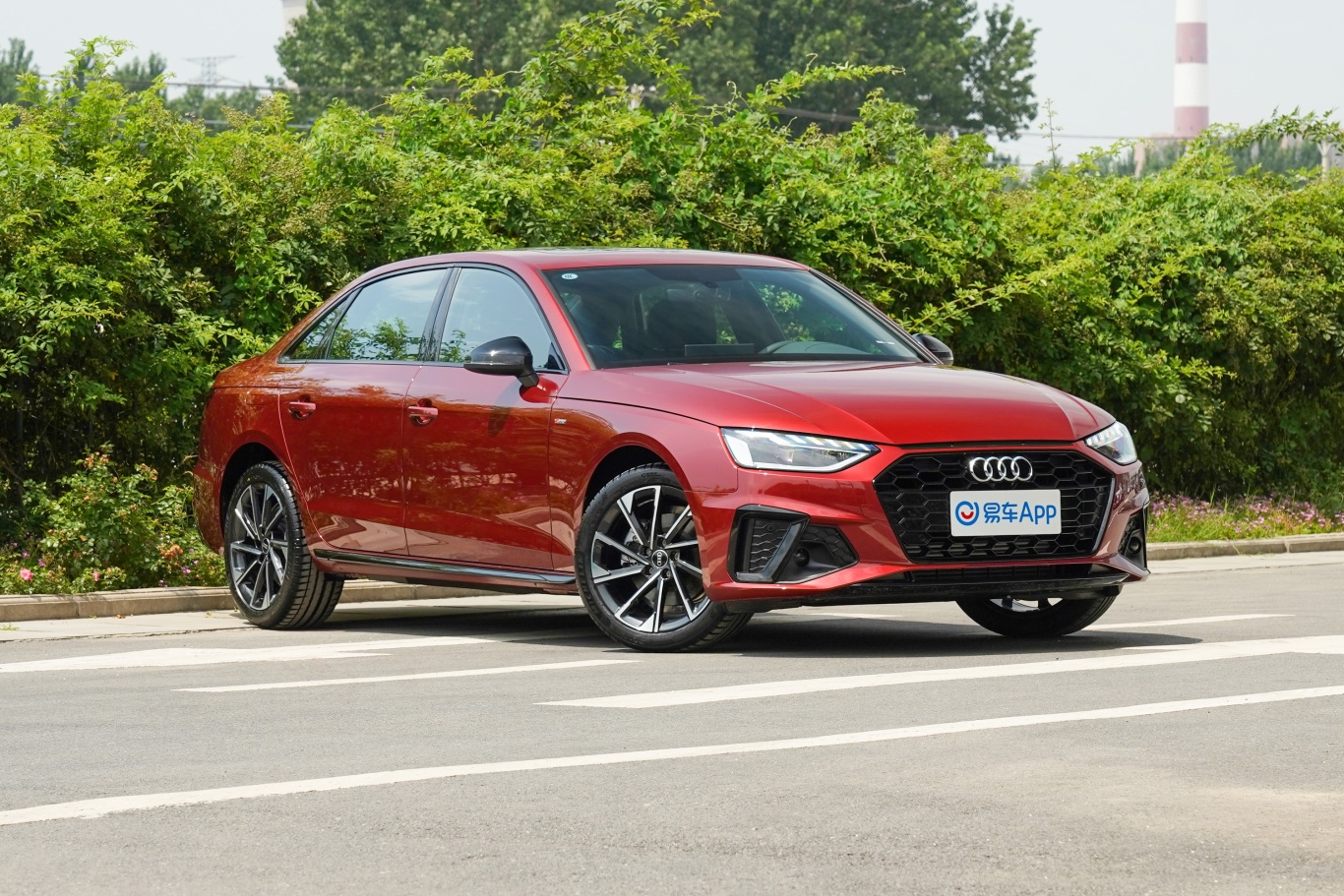 【奥迪A4L40 TFSI 豪华动感型侧前45度车头向右水平图片-汽车图片大全】-易车