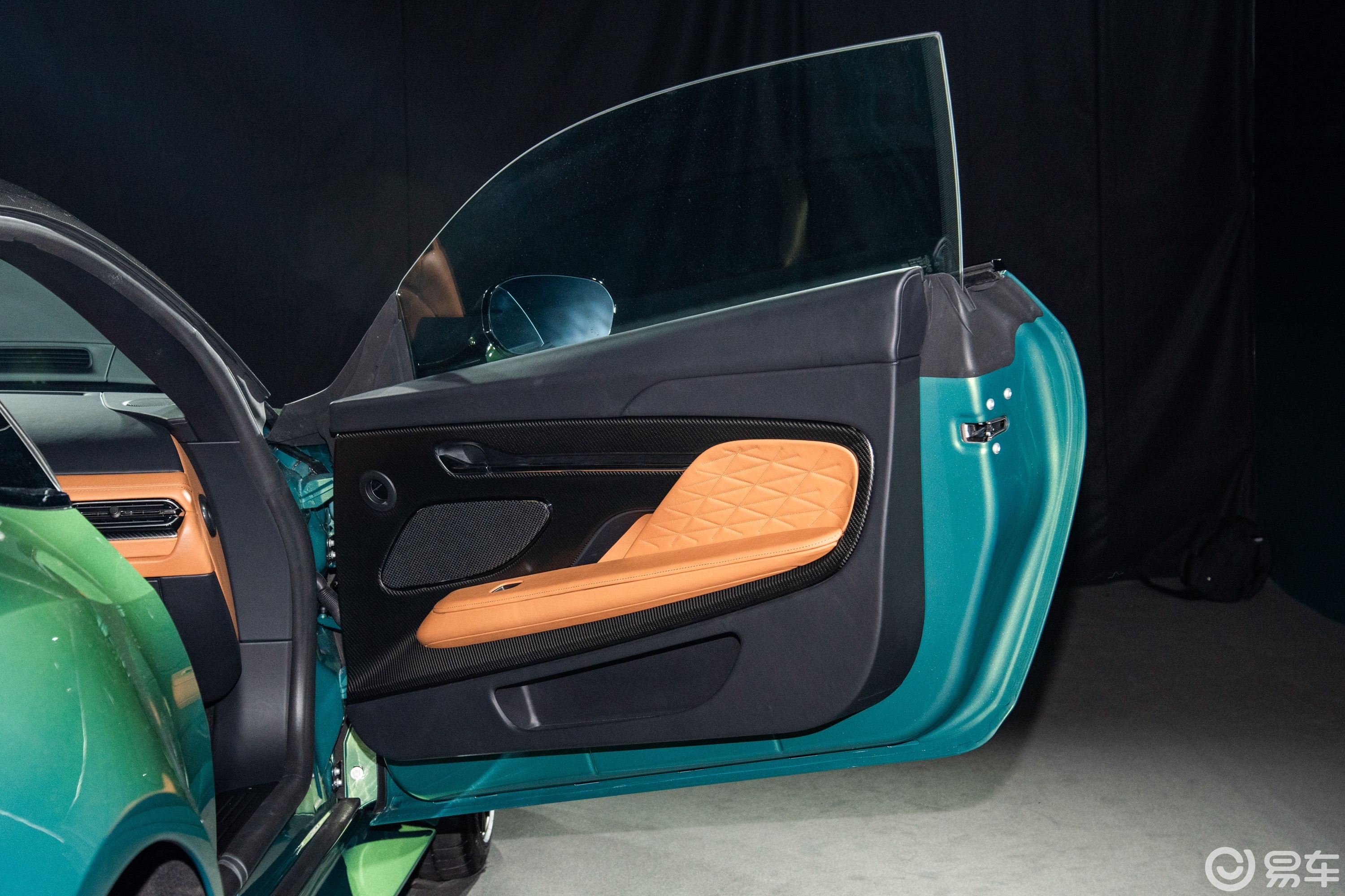 【阿斯顿·马丁DB124.0T V8副驾驶员车门图片-汽车图片大全】-易车