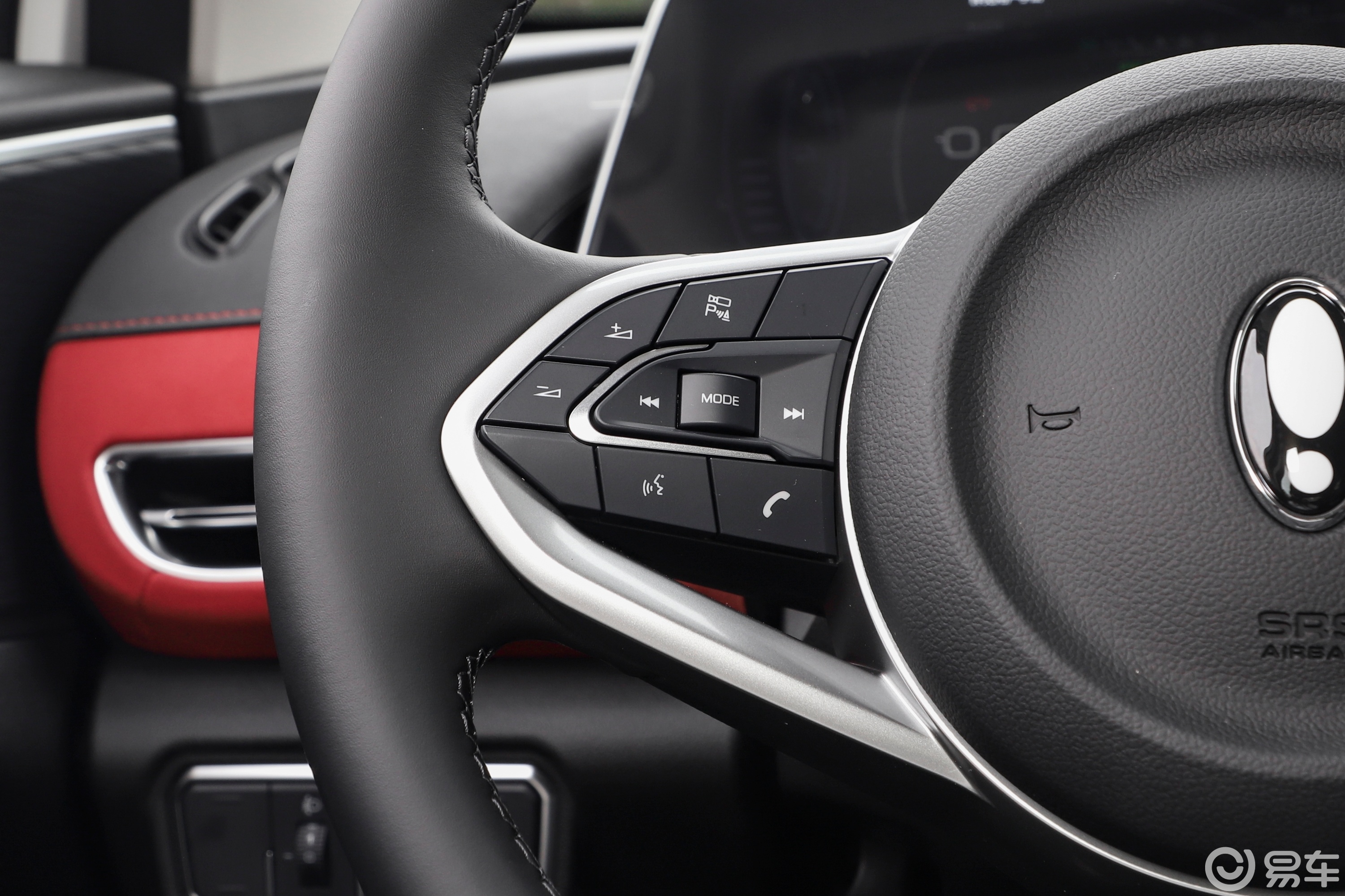 【欧拉好猫GT木兰版 401km 豪华型左侧方向盘功能按键图片-汽车图片大全】-易车