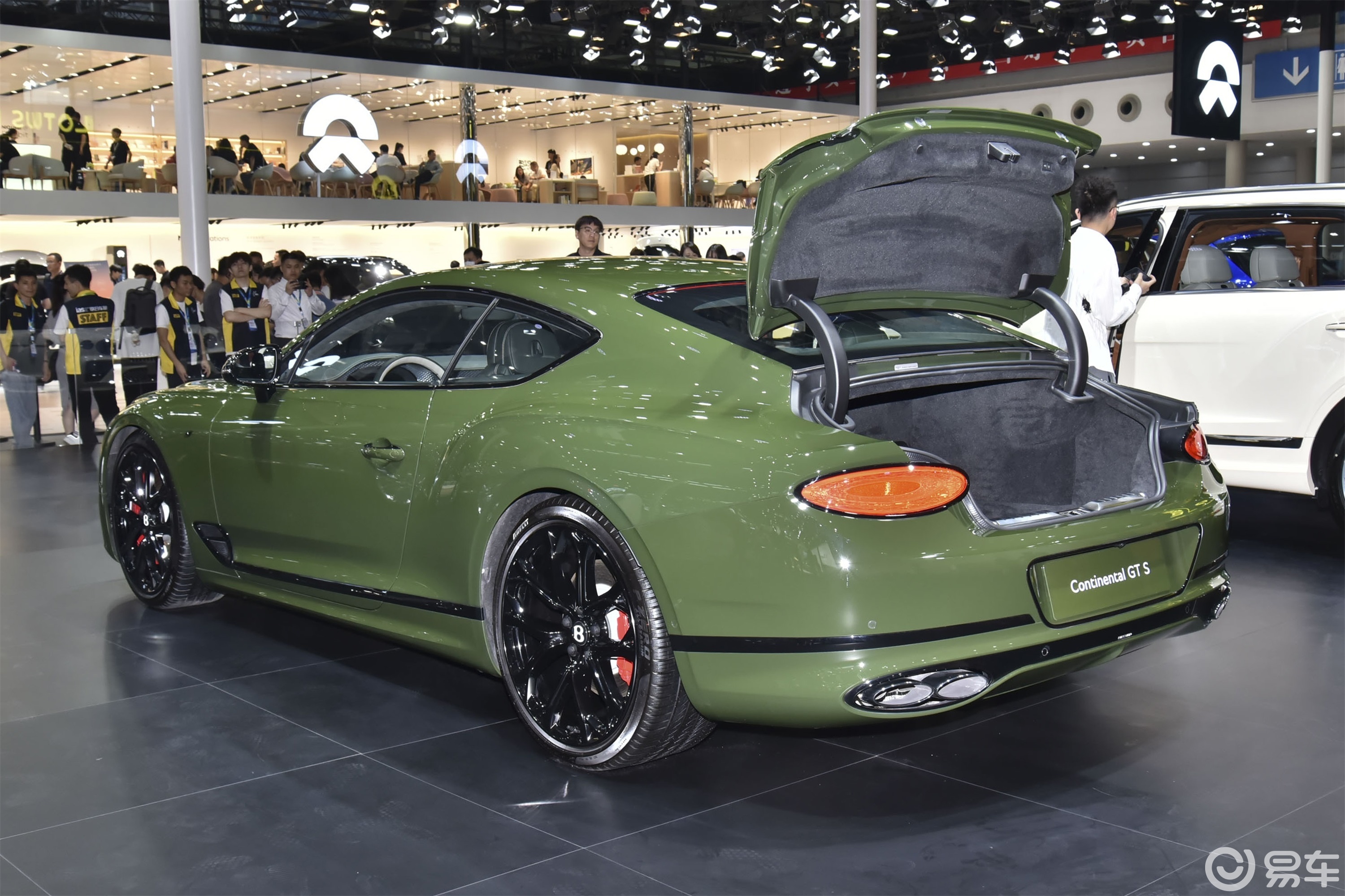 【欧陆4.0T GT S V8后备厢开启45度侧拍图片-汽车图片大全】-易车