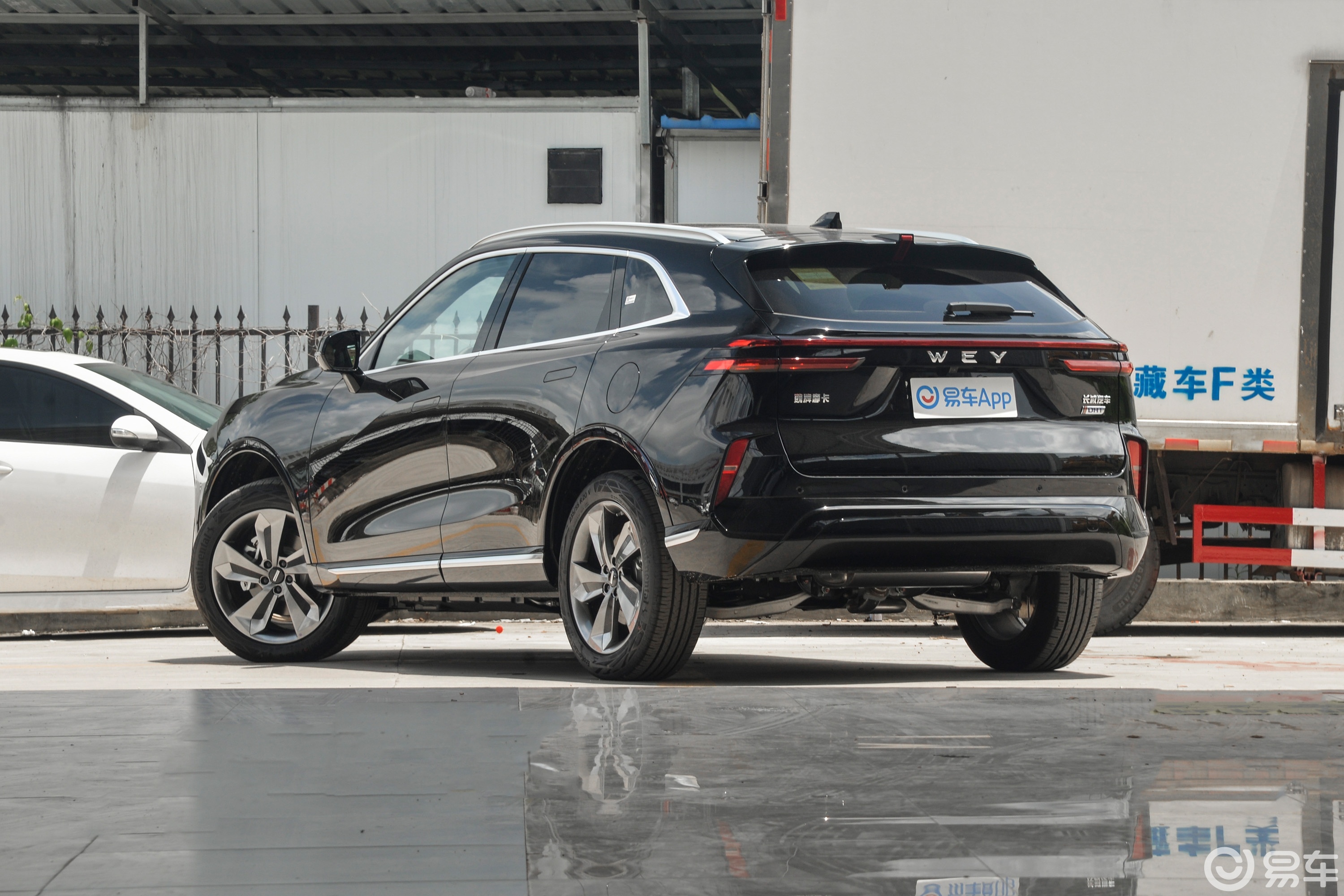 【摩卡 DHT PHEV1.5T 215km 两驱长续航版侧后45度车头向左水平图片-汽车图片大全】-易车